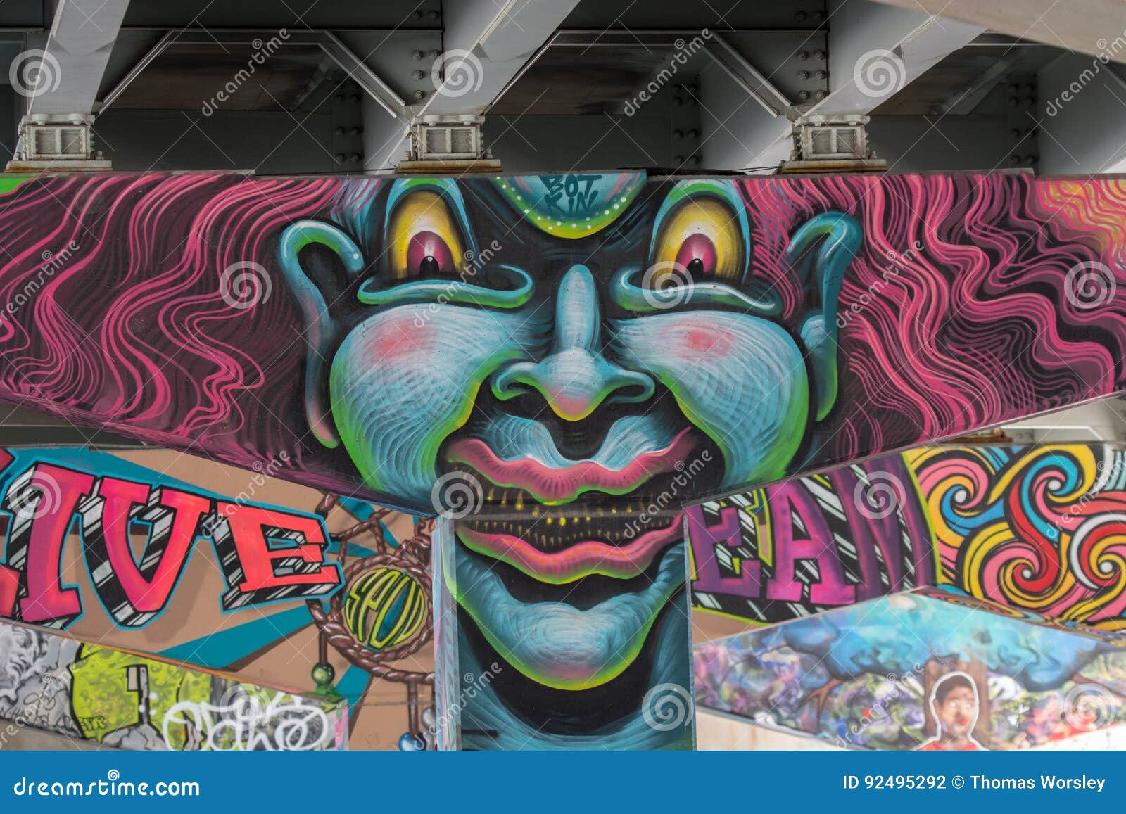 Bridge Art Graffiti editorial photography. Image of mural - 92495292