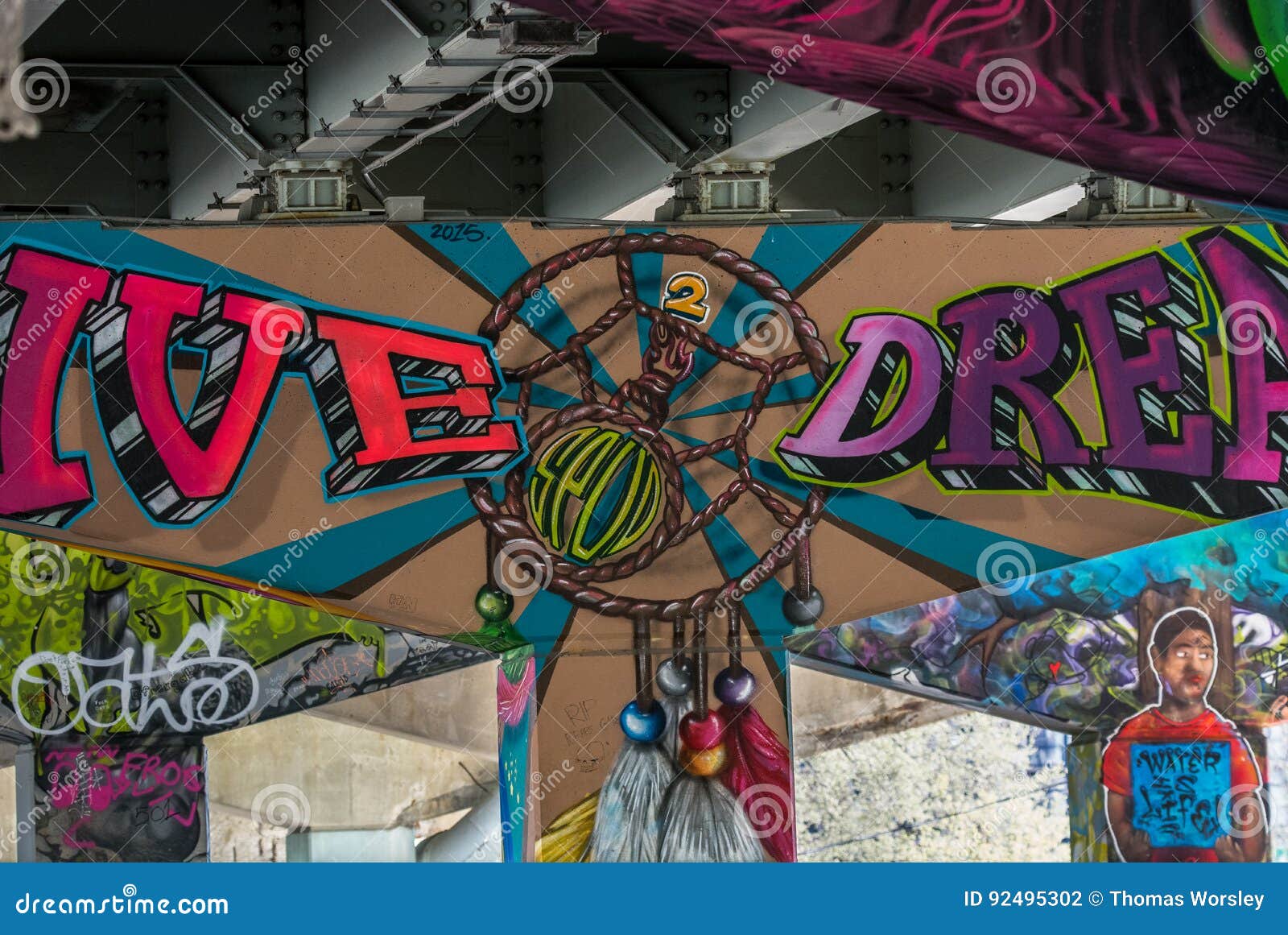 Bridge Art Graffiti editorial photography. Image of pillers - 92495302