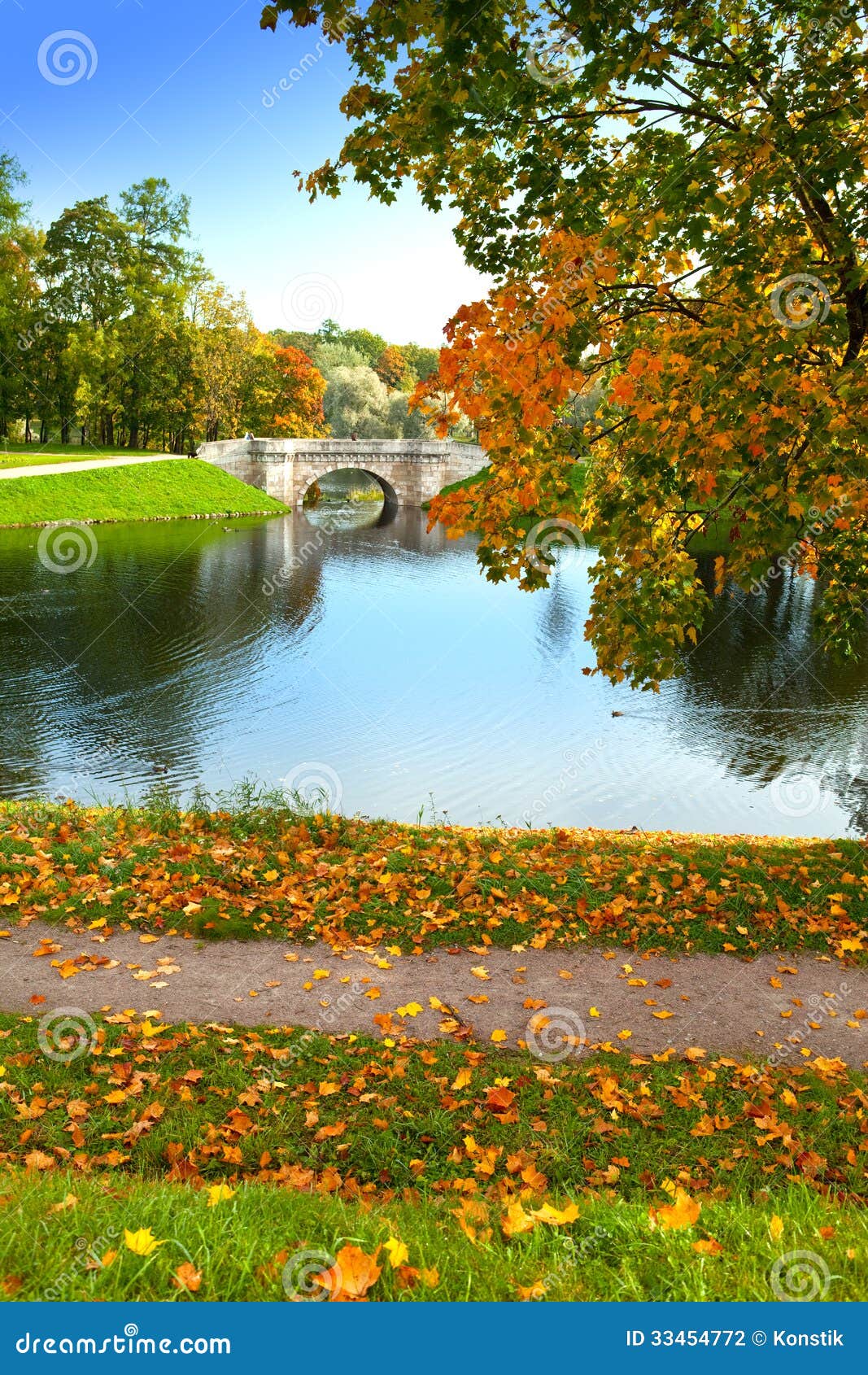 The bridge in autumn park stock photo. Image of museum - 33454772
