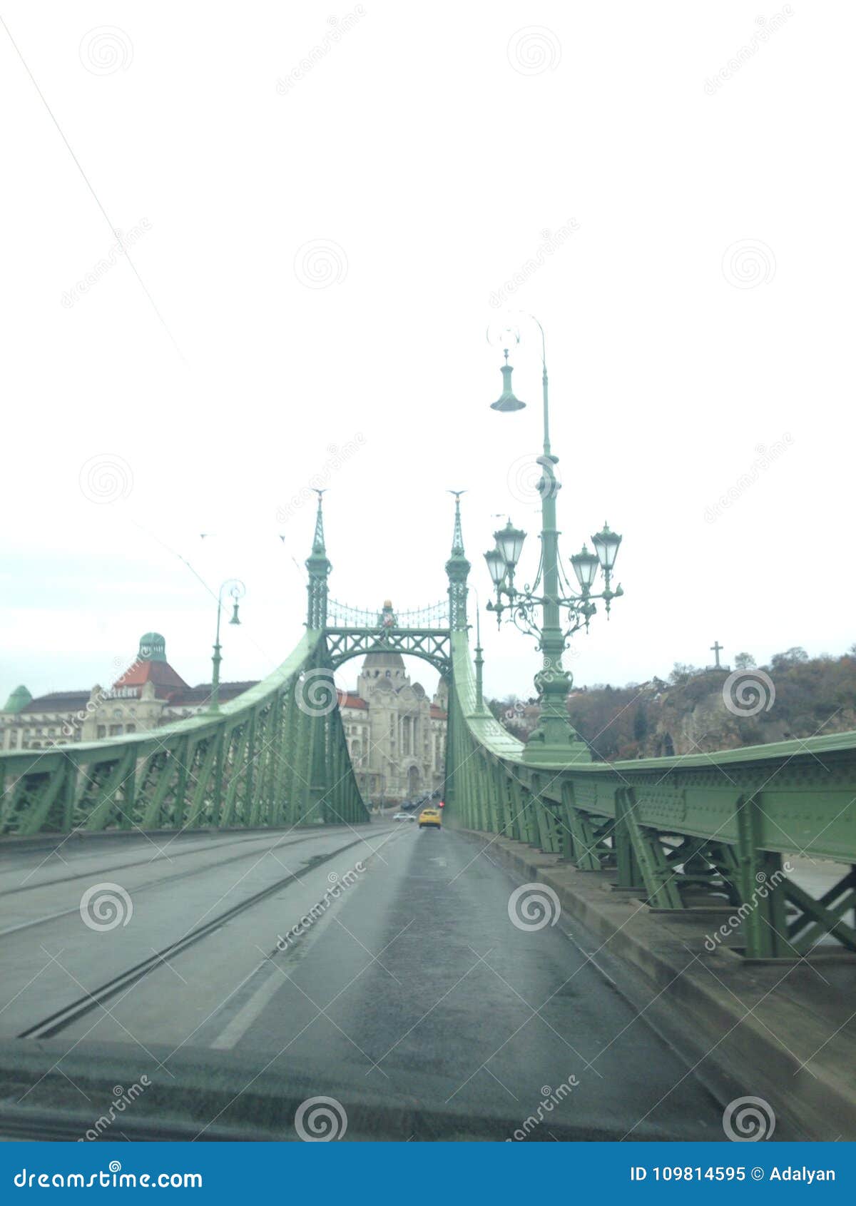 Bridge in Budapest, Hungary Editorial Image - Image of hungary, beauty ...