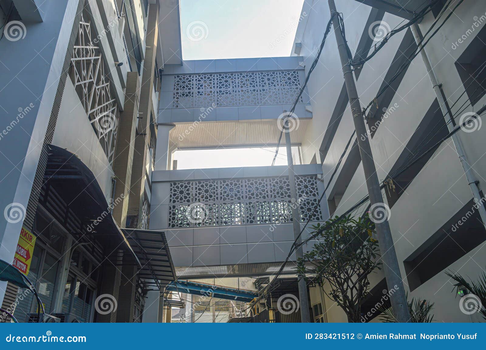 Bridge Connecting the Two Buildings. Stock Photo - Image of arch, build ...