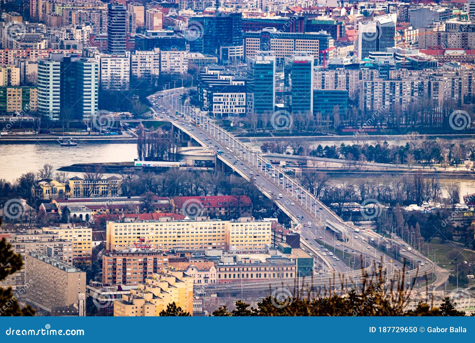 Bridge on Duna, Budapest, Hungary Editorial Image - Image of duna ...