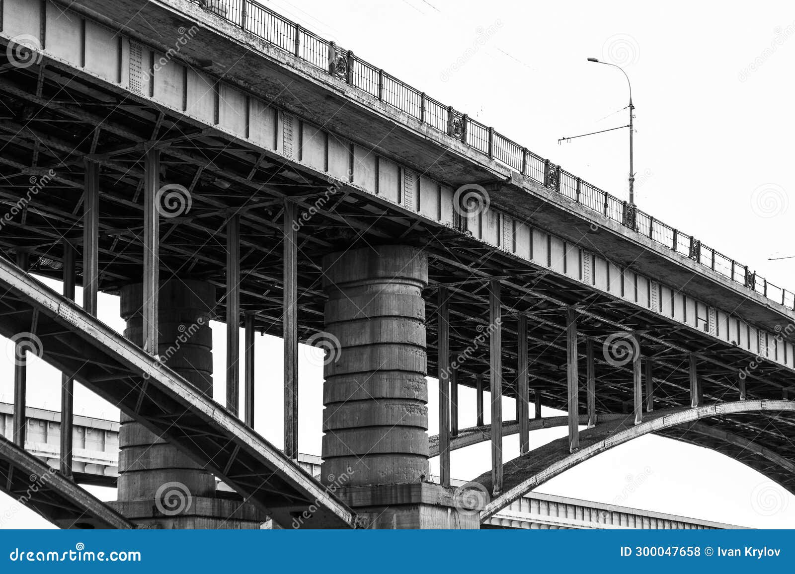 Bridge Frame Royalty-Free Stock Photography | CartoonDealer.com #44540681