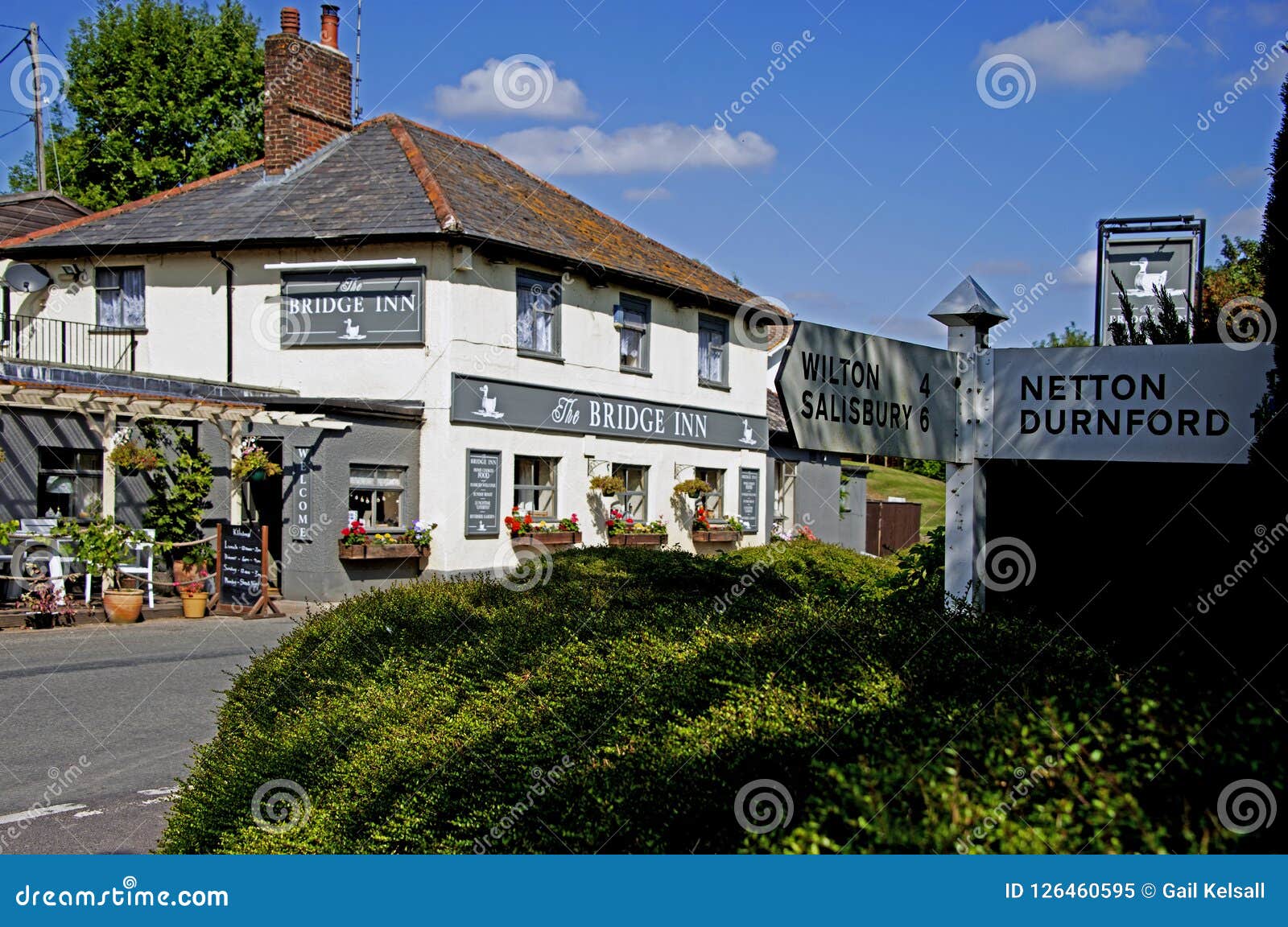 The Bridge Inn Upper Woodford Salisbury Editorial Image - Image of ...