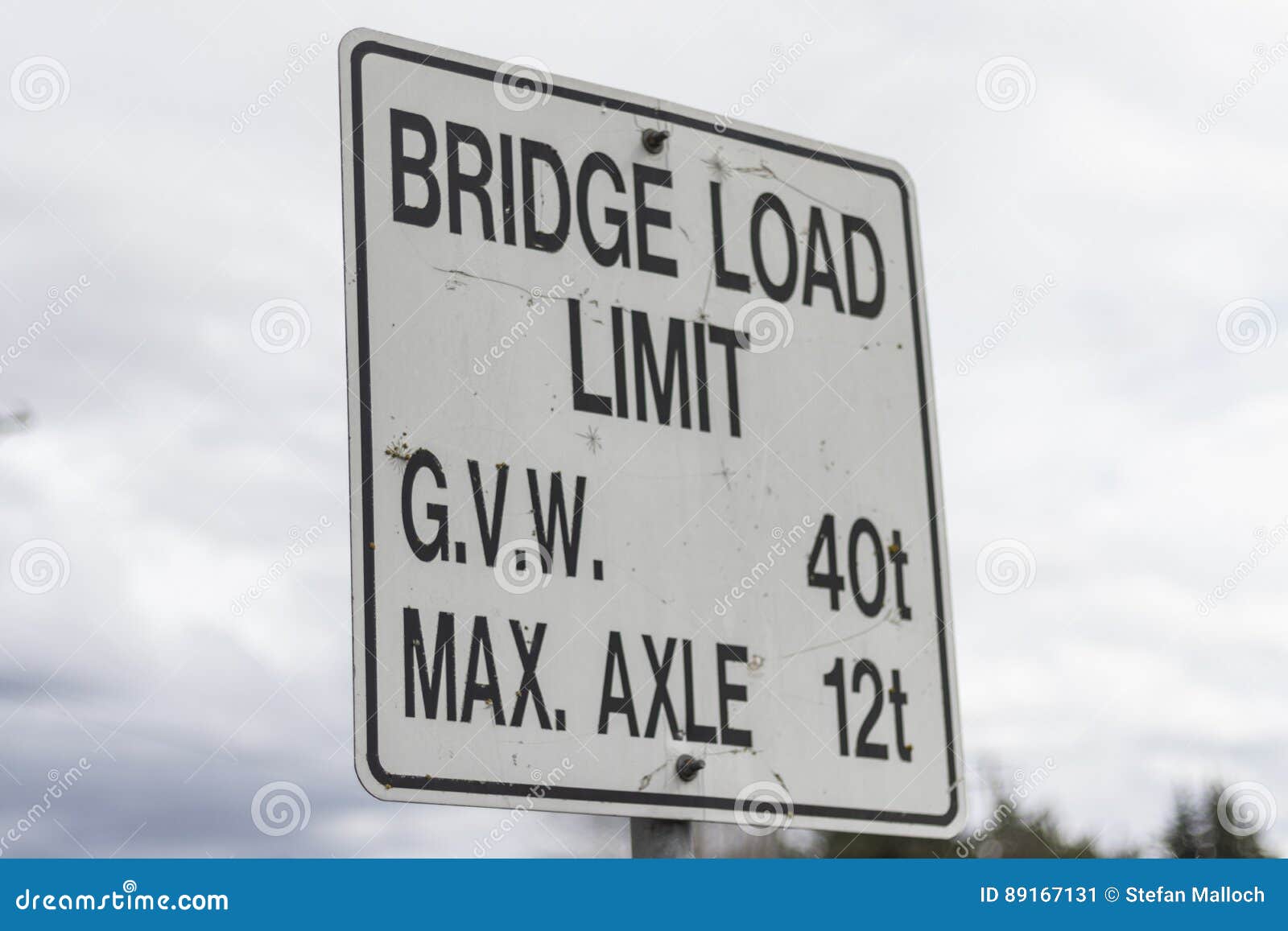 Bridge limit sign stock image. Image of orange, arrow - 89167131