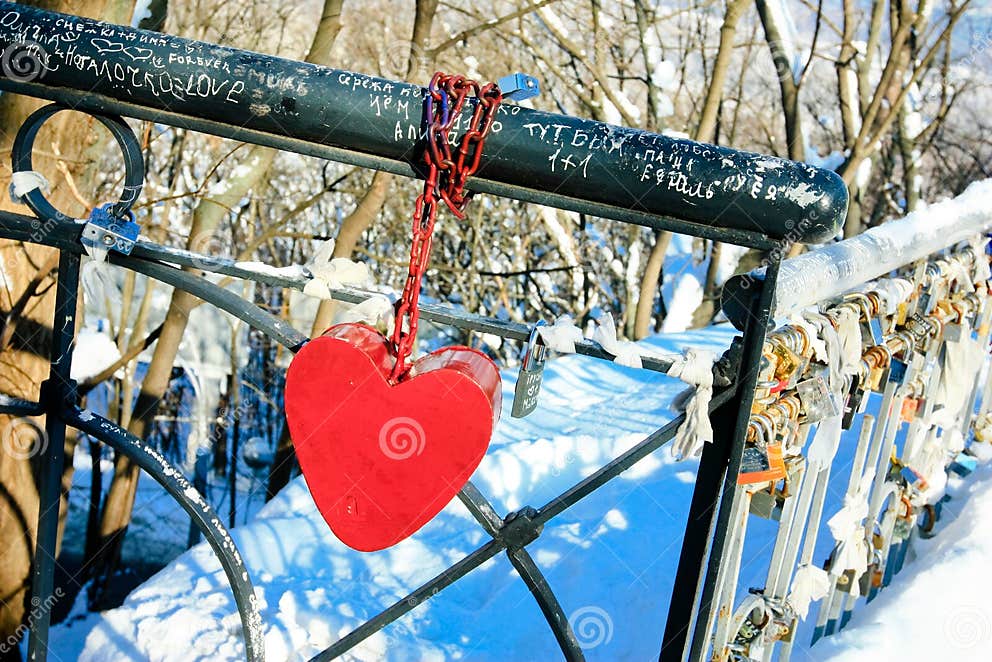 Bridge of Love and Heart Padlock Stock Image - Image of heart, wedding ...