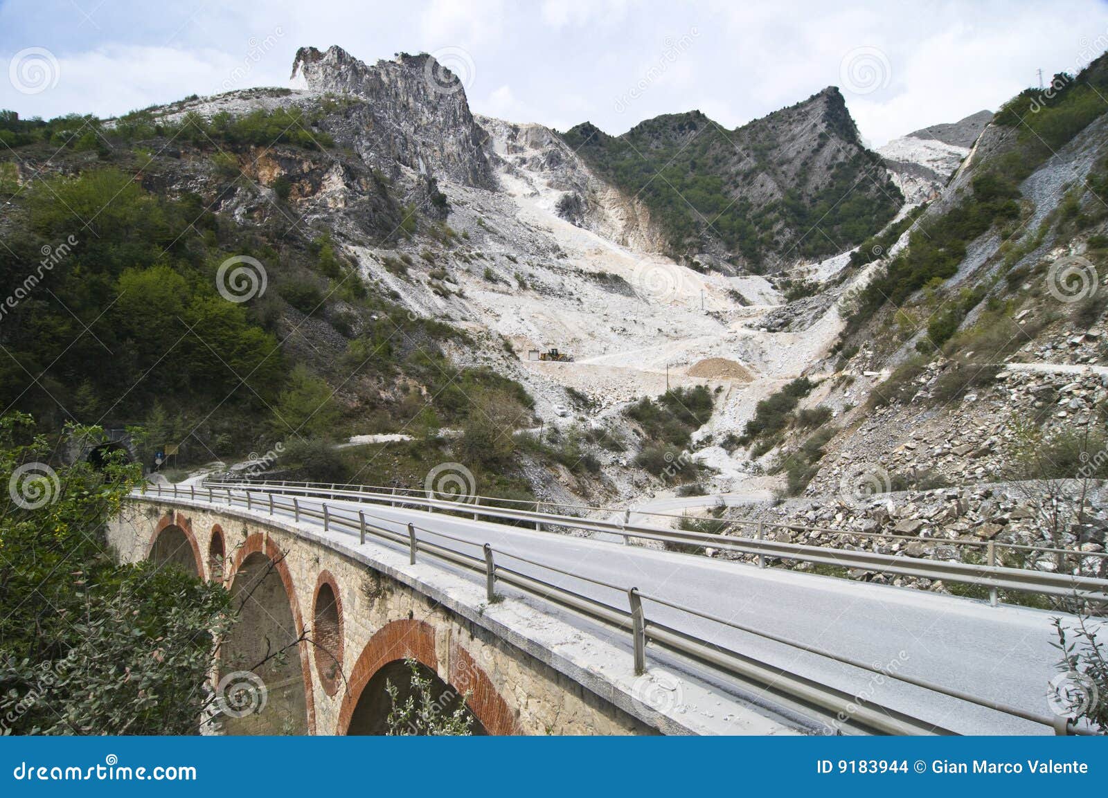 Bridge and Marble Quarry stock photo. Image of tuscan - 9183944