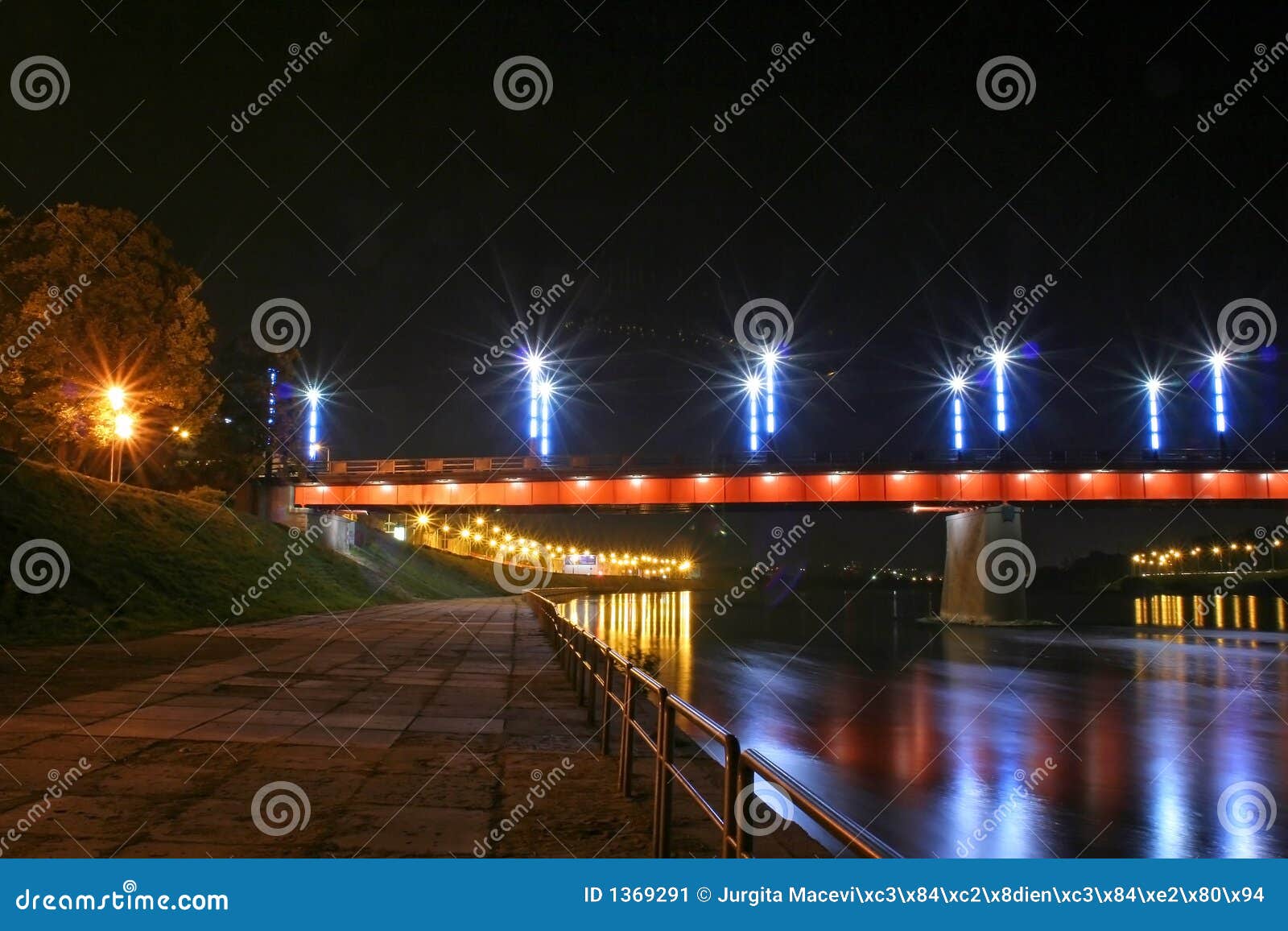 Bridge at night stock image. Image of flow, pavement, city - 1369291
