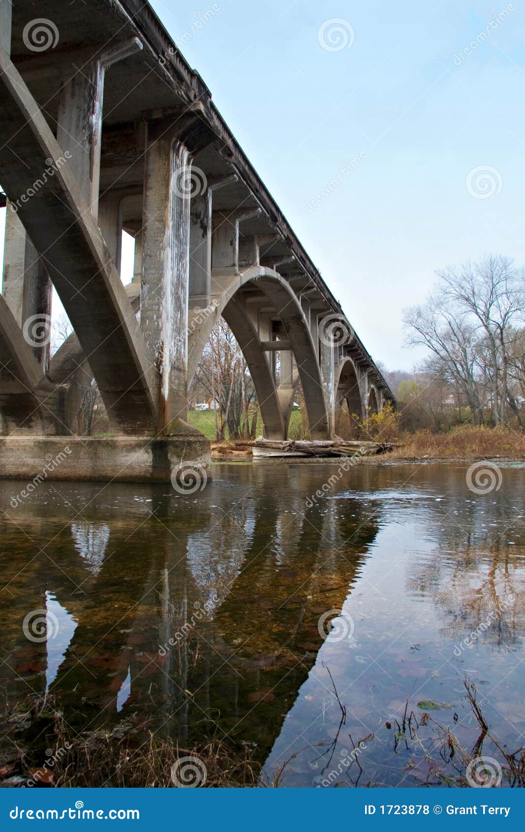 Bridge Over Missouri Water stock photo. Image of autumn - 1723878