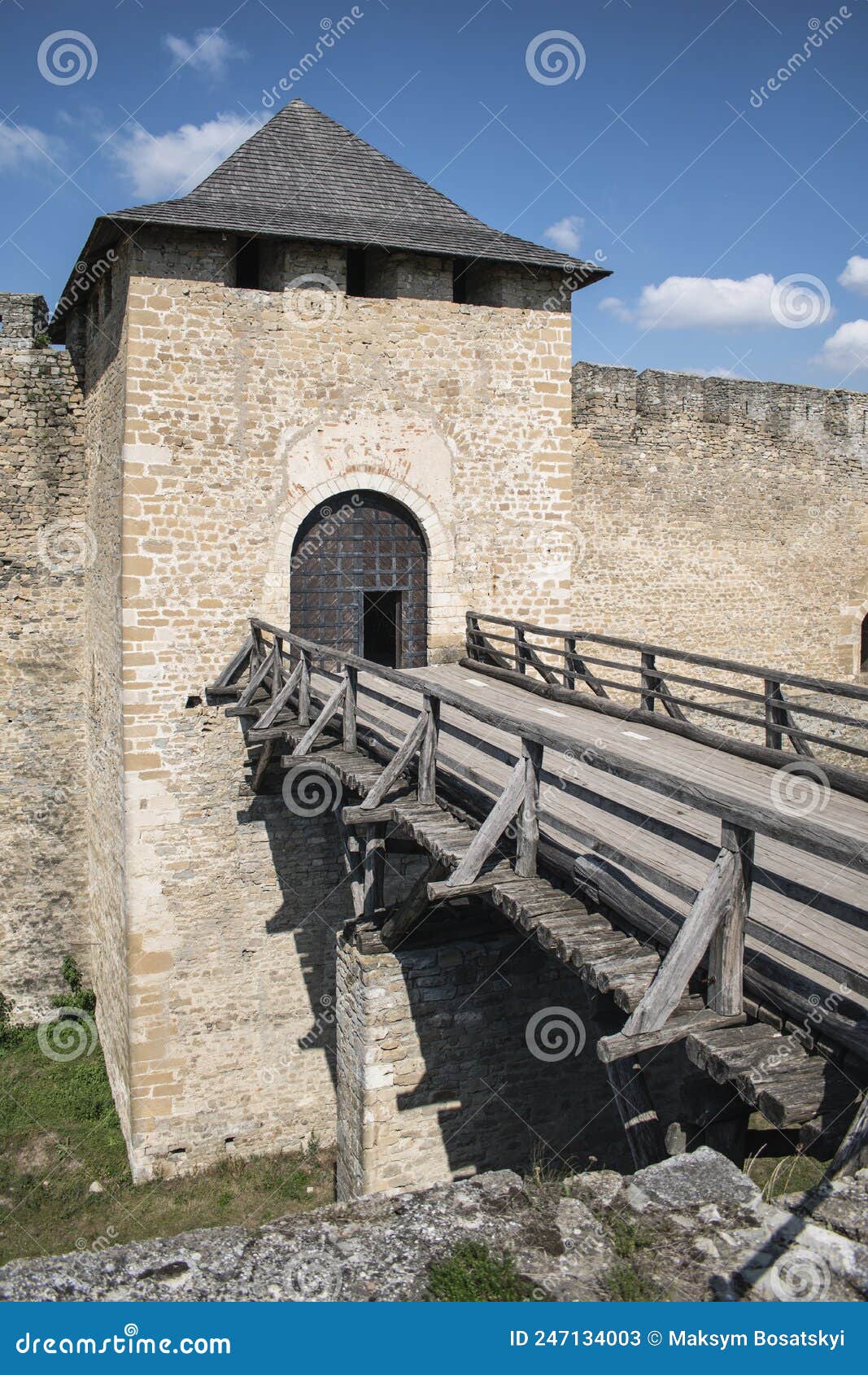 Bridge Over the Moat, Gates and Walls of the Ancient Castle Stock Image ...