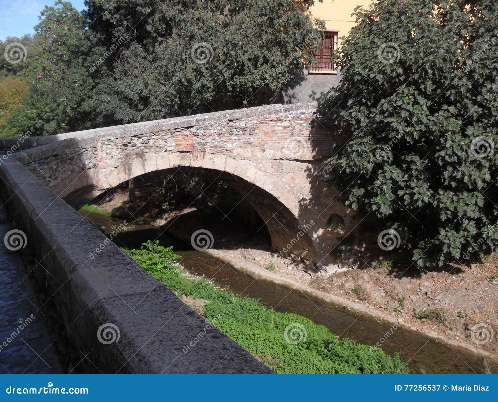 Bridge Over the Rio Darro in Granada Stock Image - Image of bridge ...