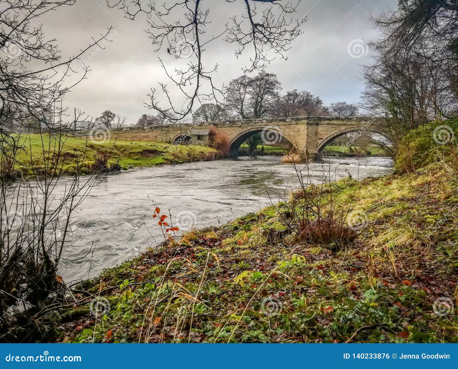 Bridge Over the River Dove, Doveridge, Derbyshire Stock Photo - Image ...
