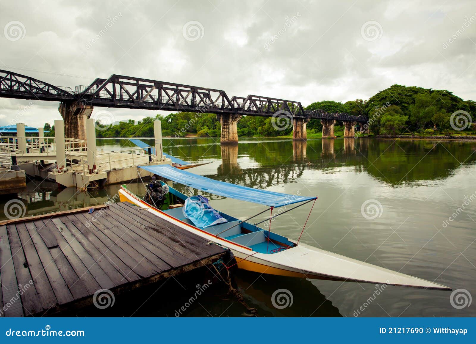 Bridge over the river Kwai stock photo. Image of platform - 21217690