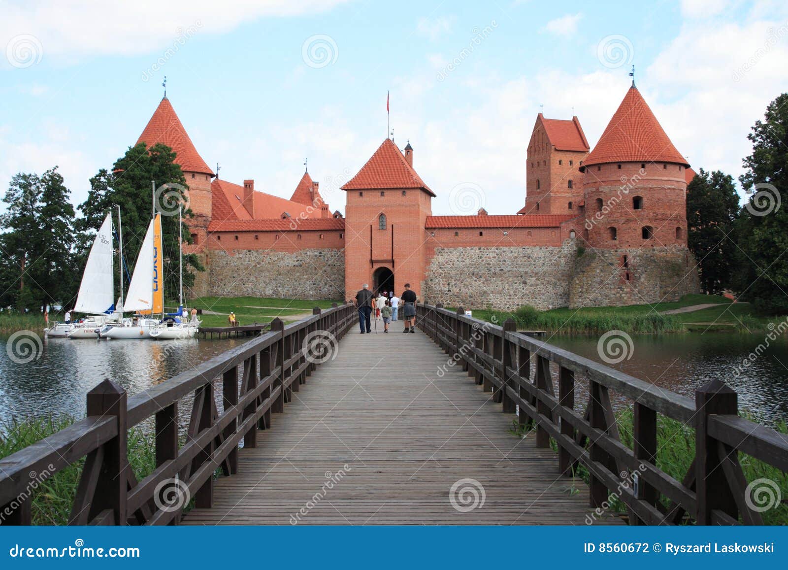 Bridge to the castle stock photo. Image of brick, lithuania - 8560672