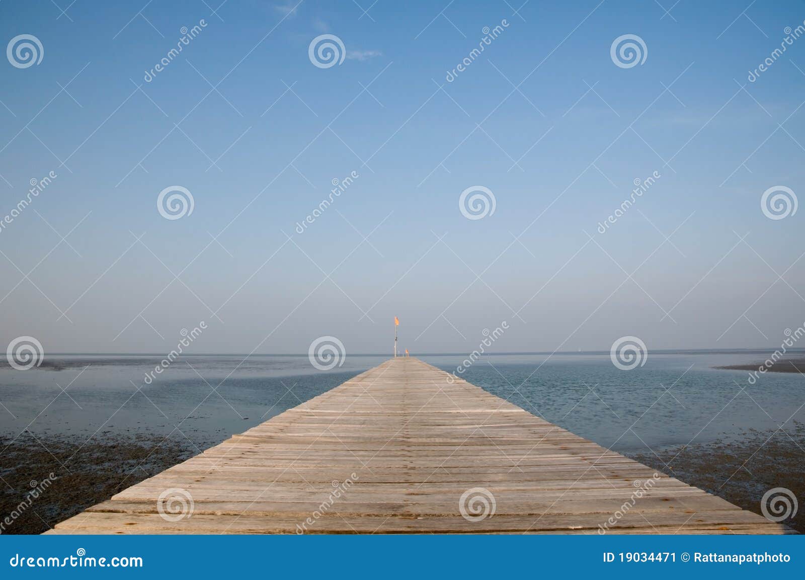Bridge in to the sea stock image. Image of journey, secluded - 19034471