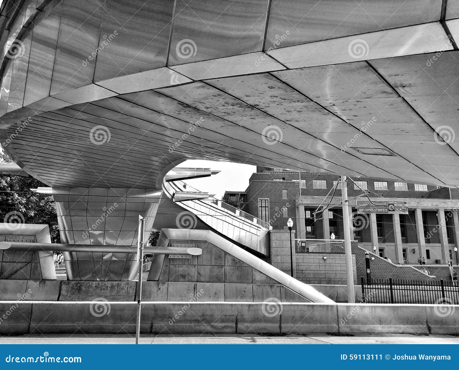 Bridge underpass editorial photo. Image of union, minneapolis - 59113111