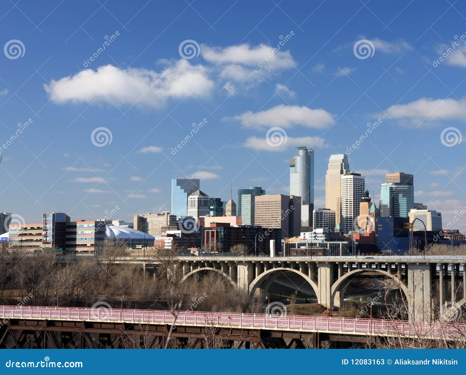 Bridges in Minneapolis stock image. Image of building - 12083163