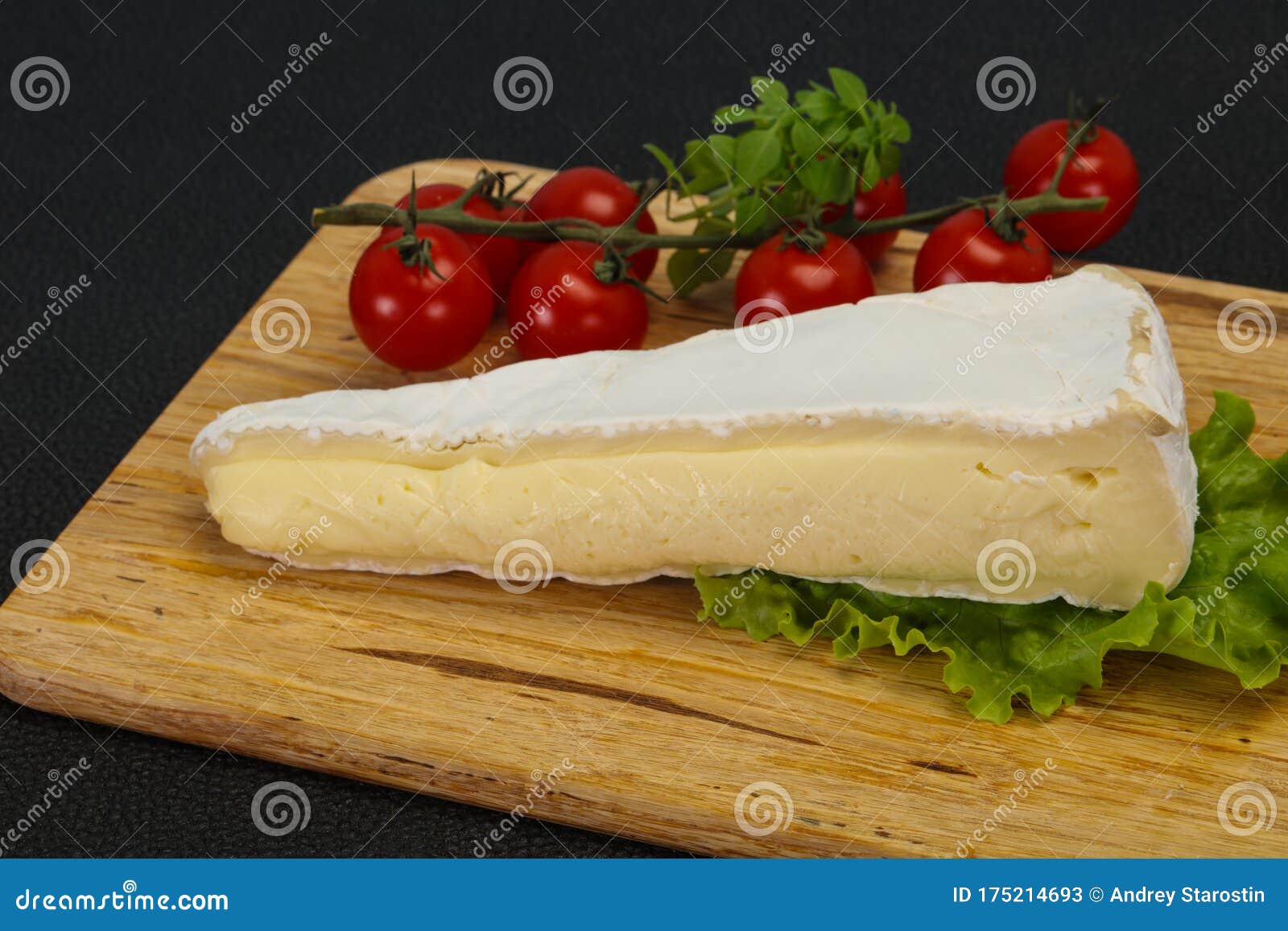 Brie Cheese Triangle Served Salad Stock Image - Image of brie, snack ...