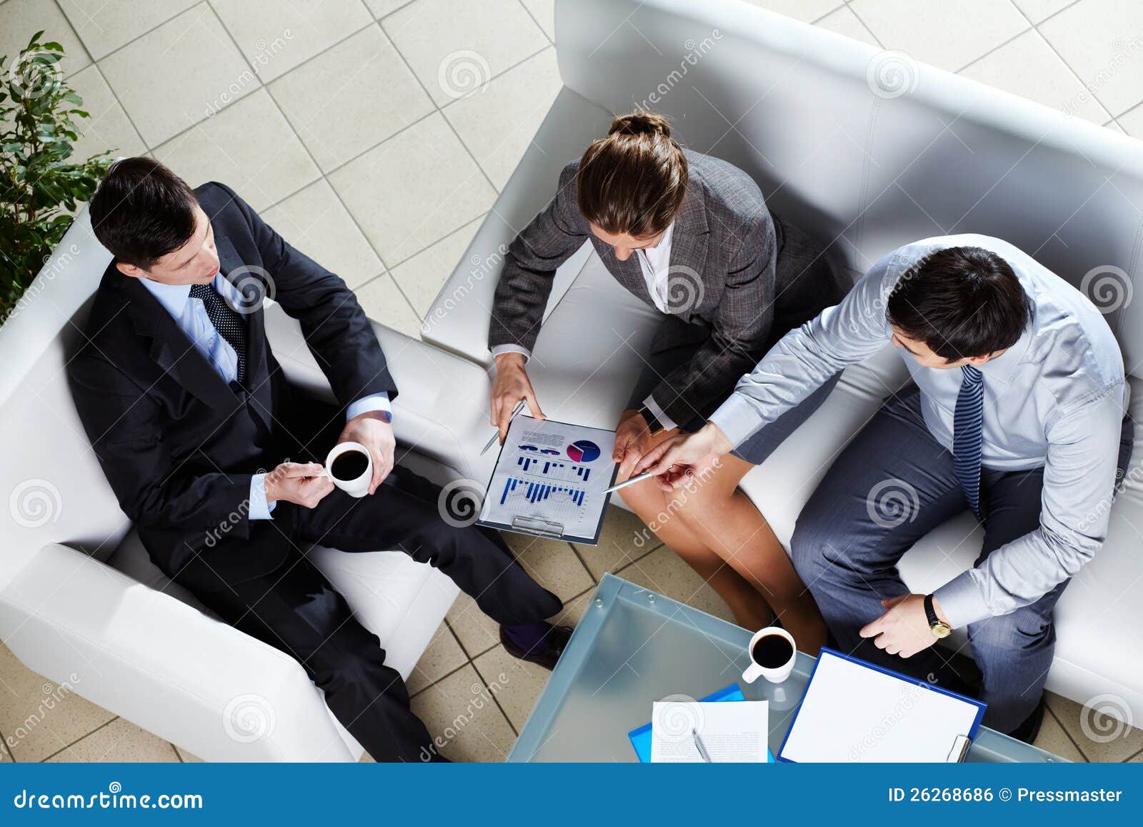 Briefing photo stock. Image du masculin, réflexion, partenariat - 26268686