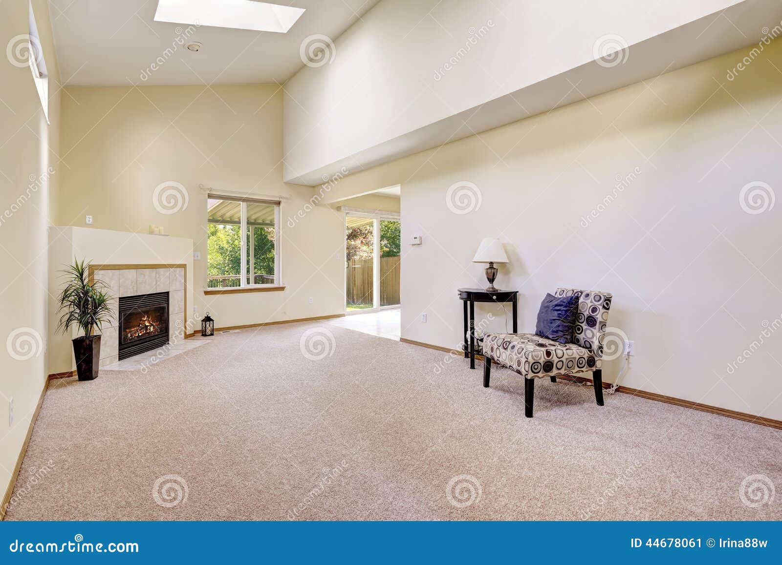 Bright Empty Room with High Vaulted Ceiling and Skylight Stock Image ...