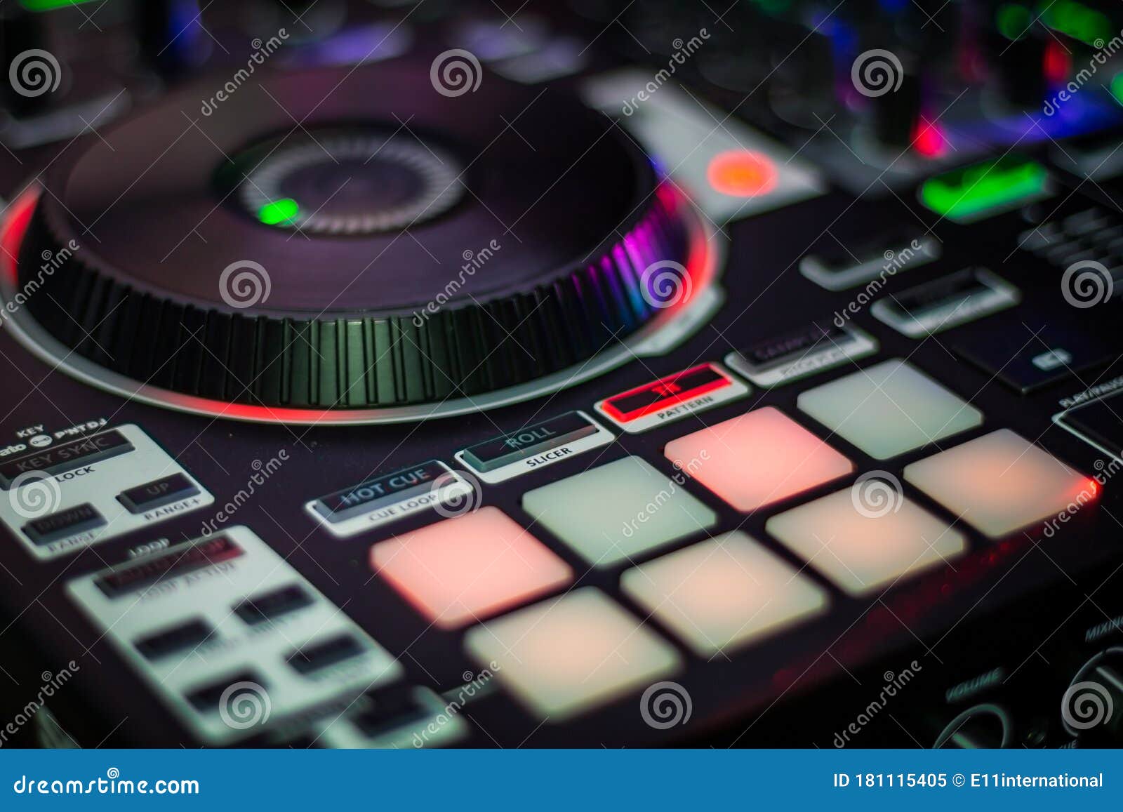 Bright Performance Pads on DJ Controller with Jog Wheel & Song Looping ...