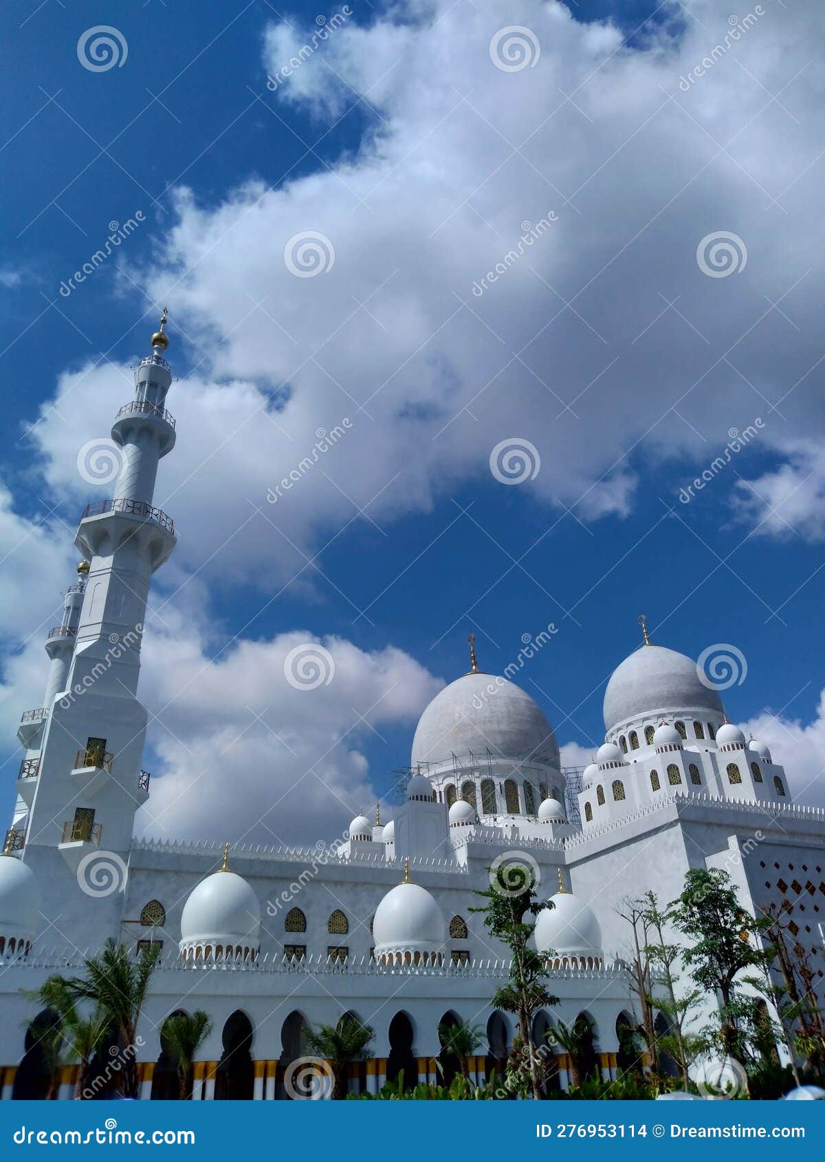Bright Sky Background in Solo Raya Mosque Stock Photo - Image of solo ...