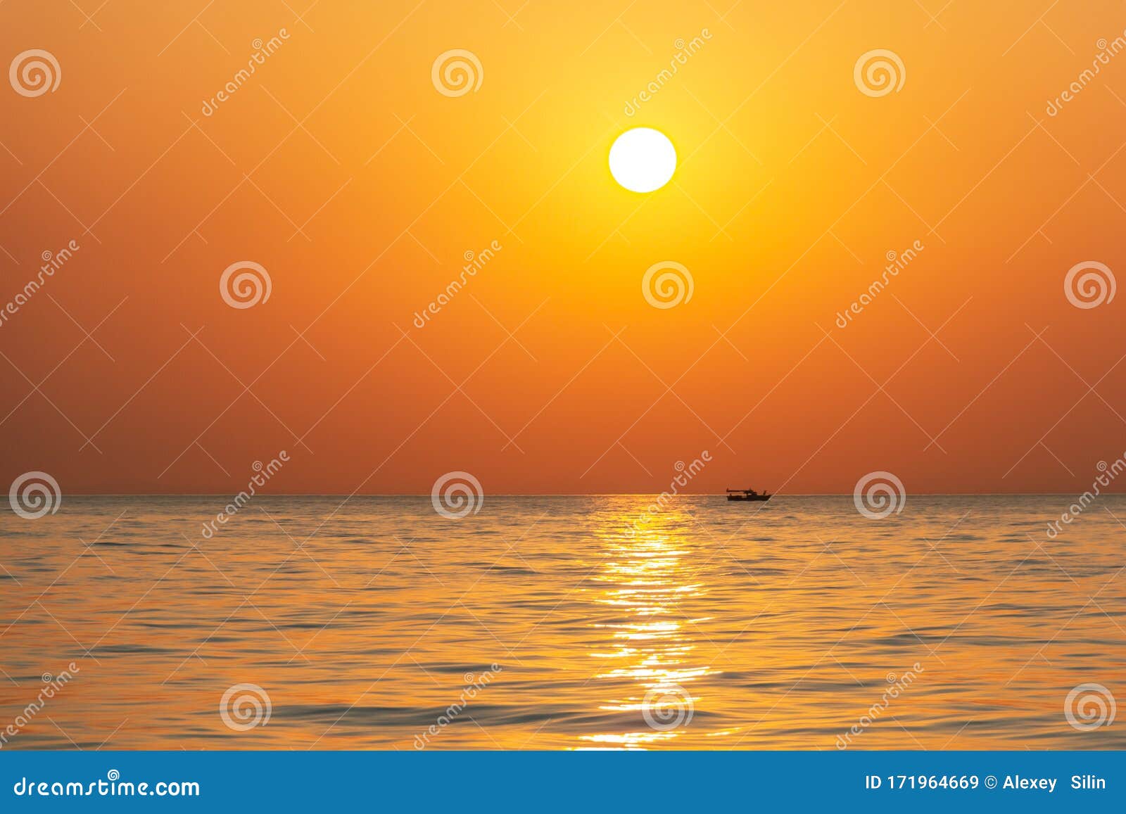 Bright Sunset with Large Yellow Sun Under the Sea Surface. Beautiful ...
