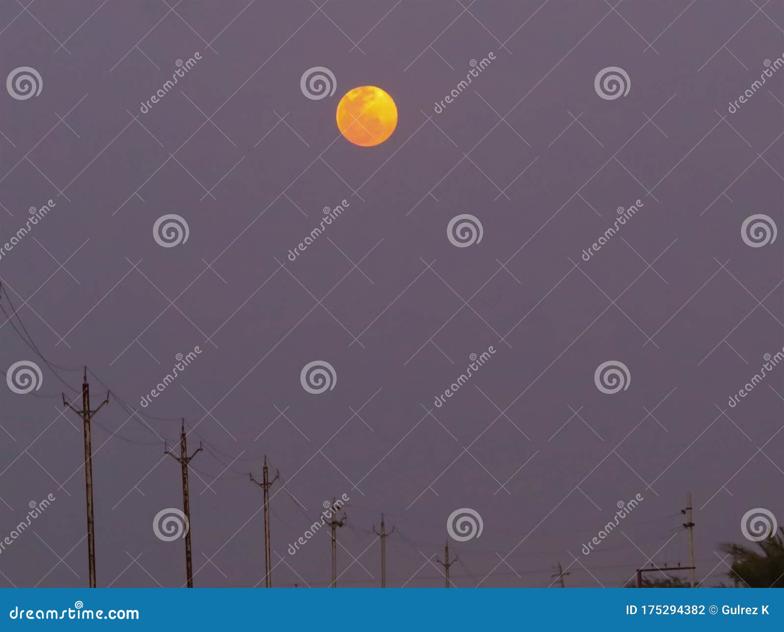 Full Moon in Evening Sky stock photo. Image of light - 175294382