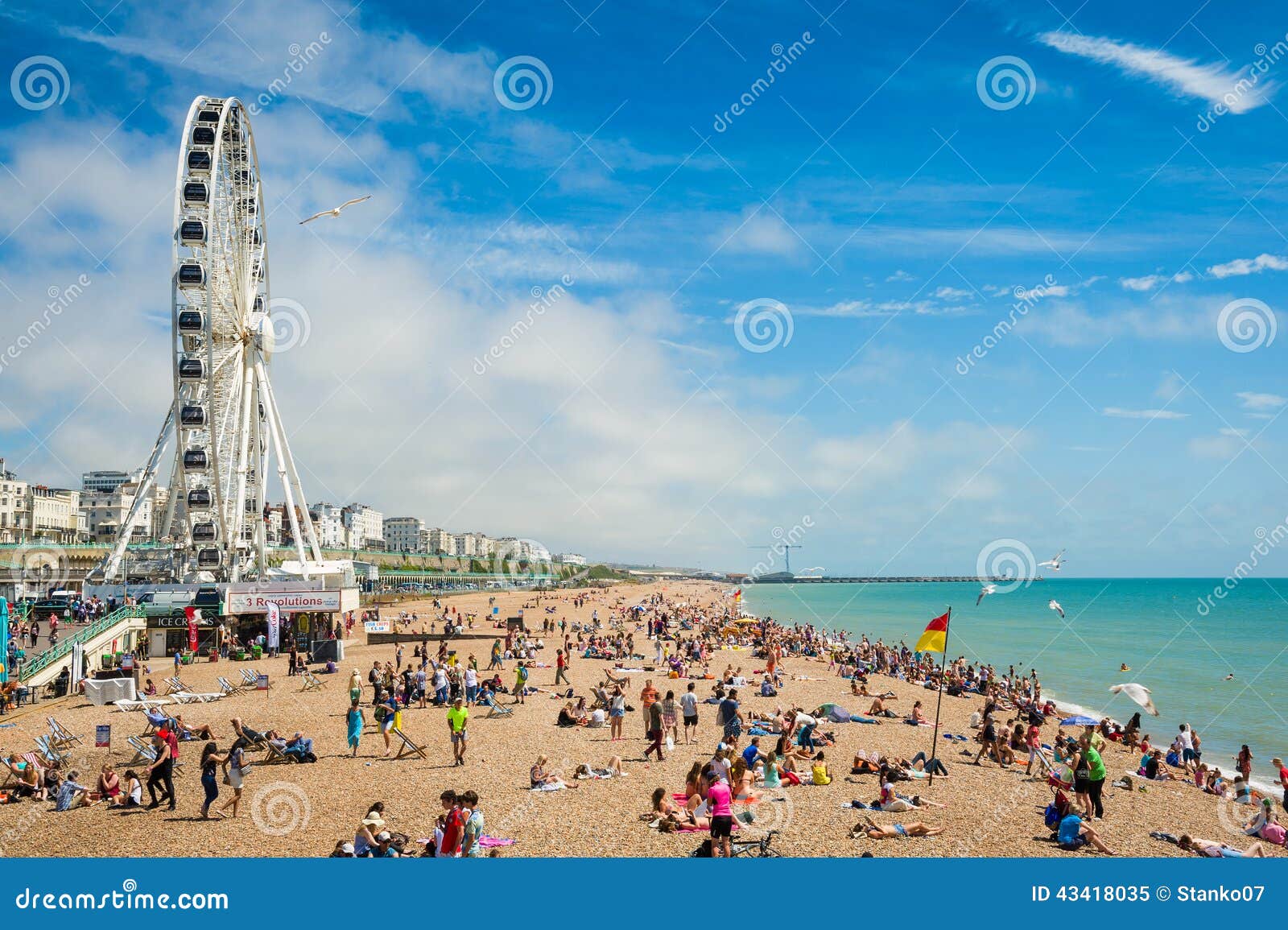 Brighton Beach image éditorial. Image du brighton, vacances - 43418035