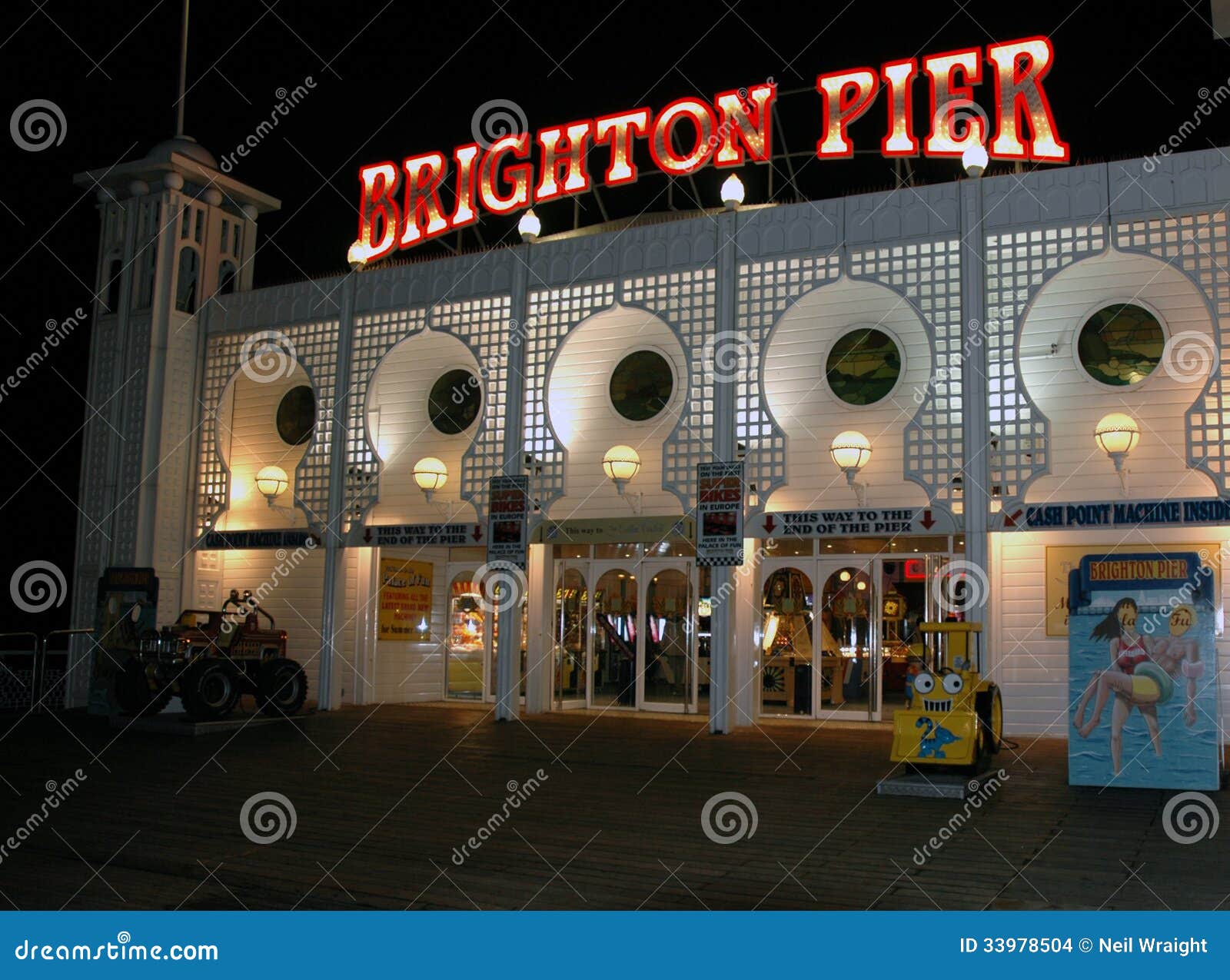 Brighton Pier Amusement Arcade at Night Editorial Stock Image - Image ...