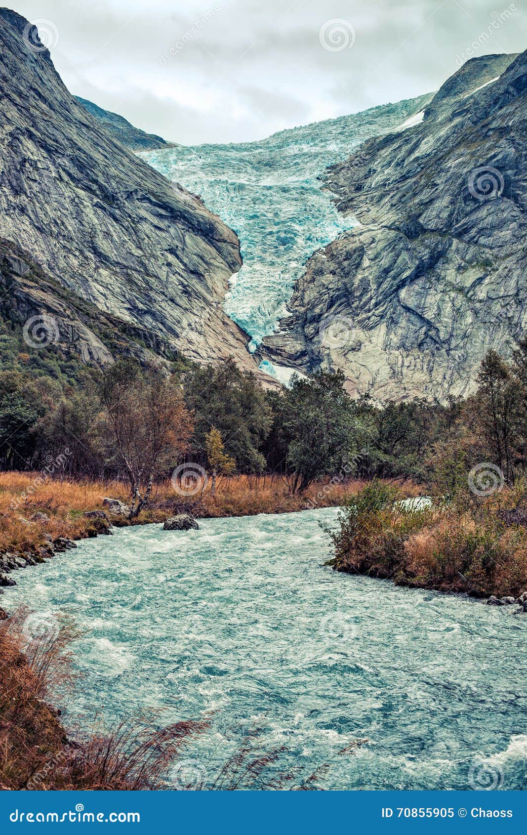 Briksdalsbreen Gletscher in Norwegen Stockbild - Bild von felsen ...