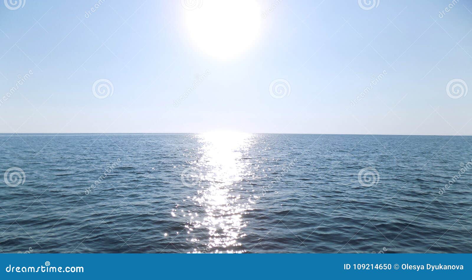 Brilho Do Sol No Por Do Sol Bonito Do Mar Foto de Stock - Imagem de ...