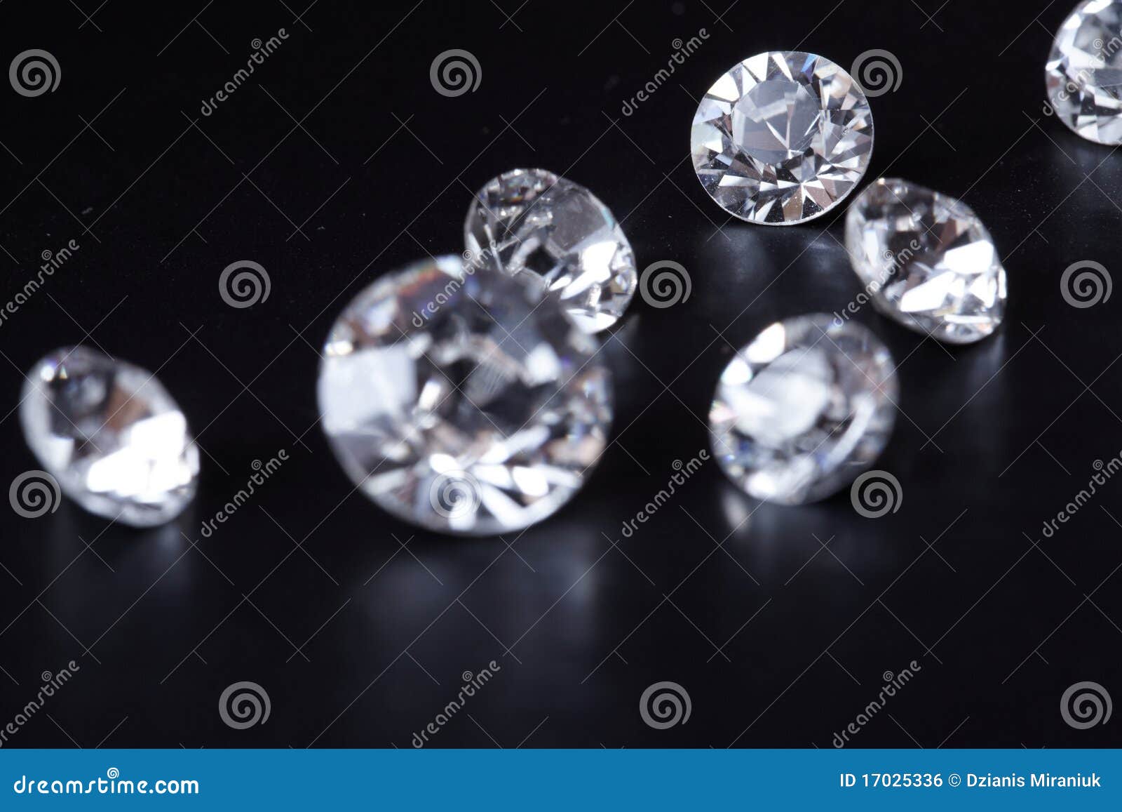 Brillante foto de archivo. Imagen de quilate, aislado - 17025336