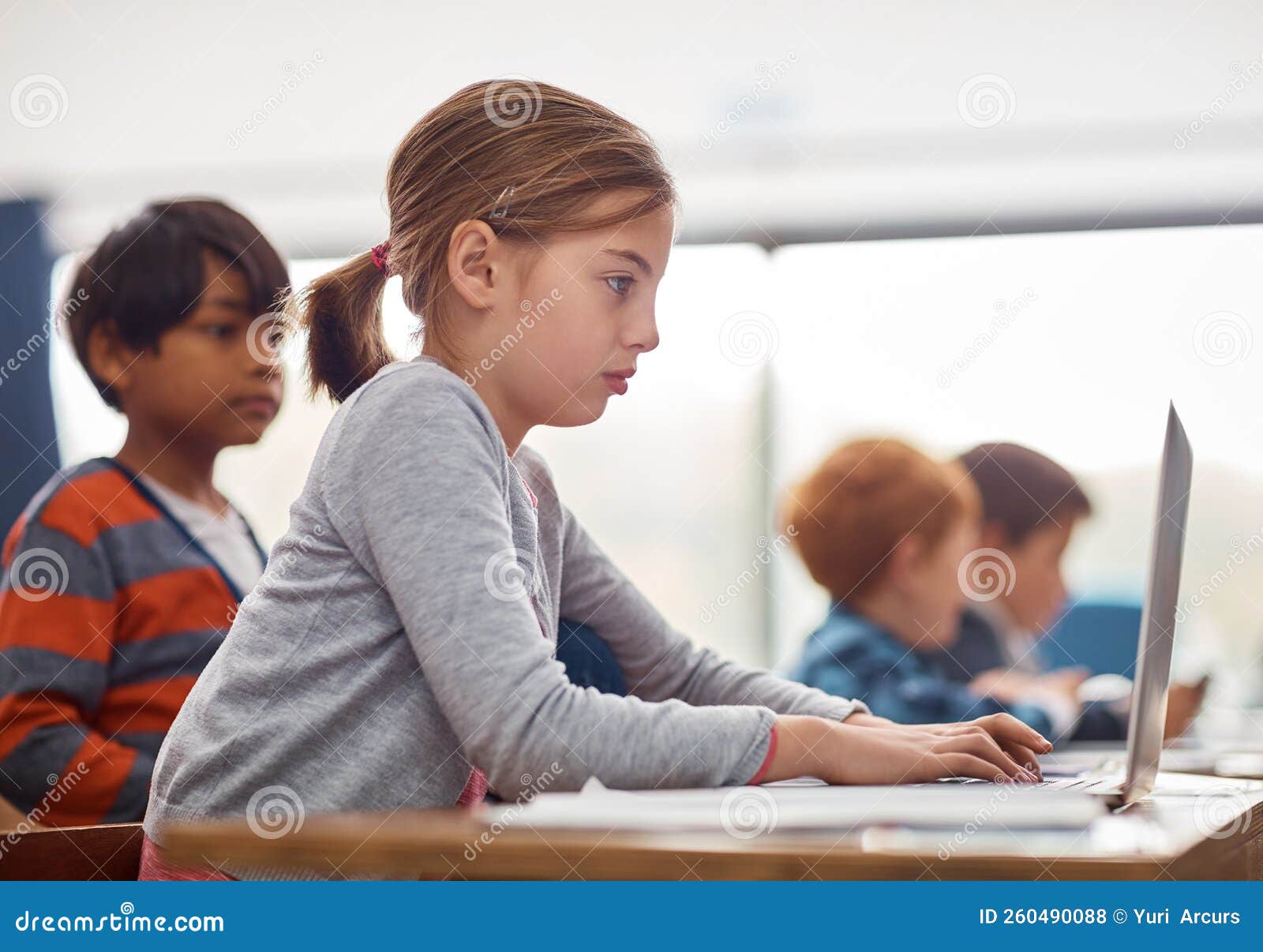 Bringing Technological Resources into the Classroom. Elementary School ...