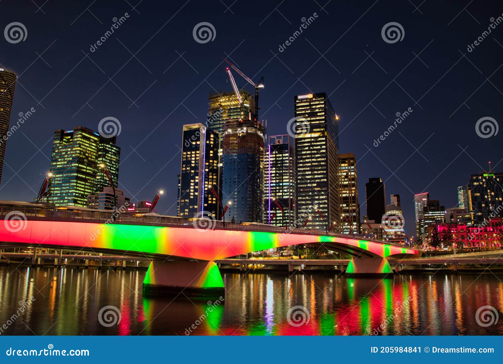 Brisbane Skyline at dawn editorial photo. Image of center - 205984841