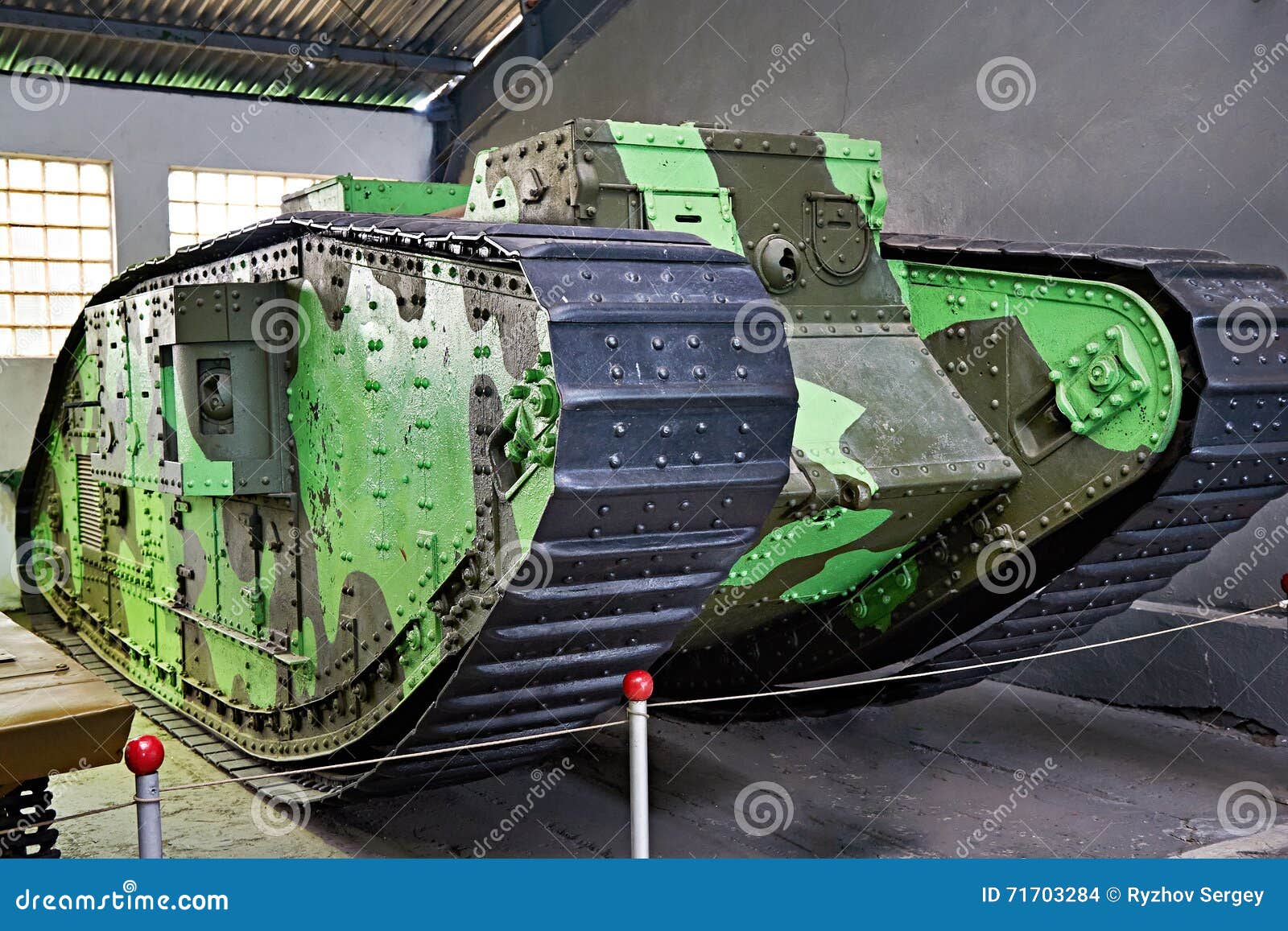 British Medium Tank Mk V 57mm 1918 Stock Photo - Image of track, armor ...