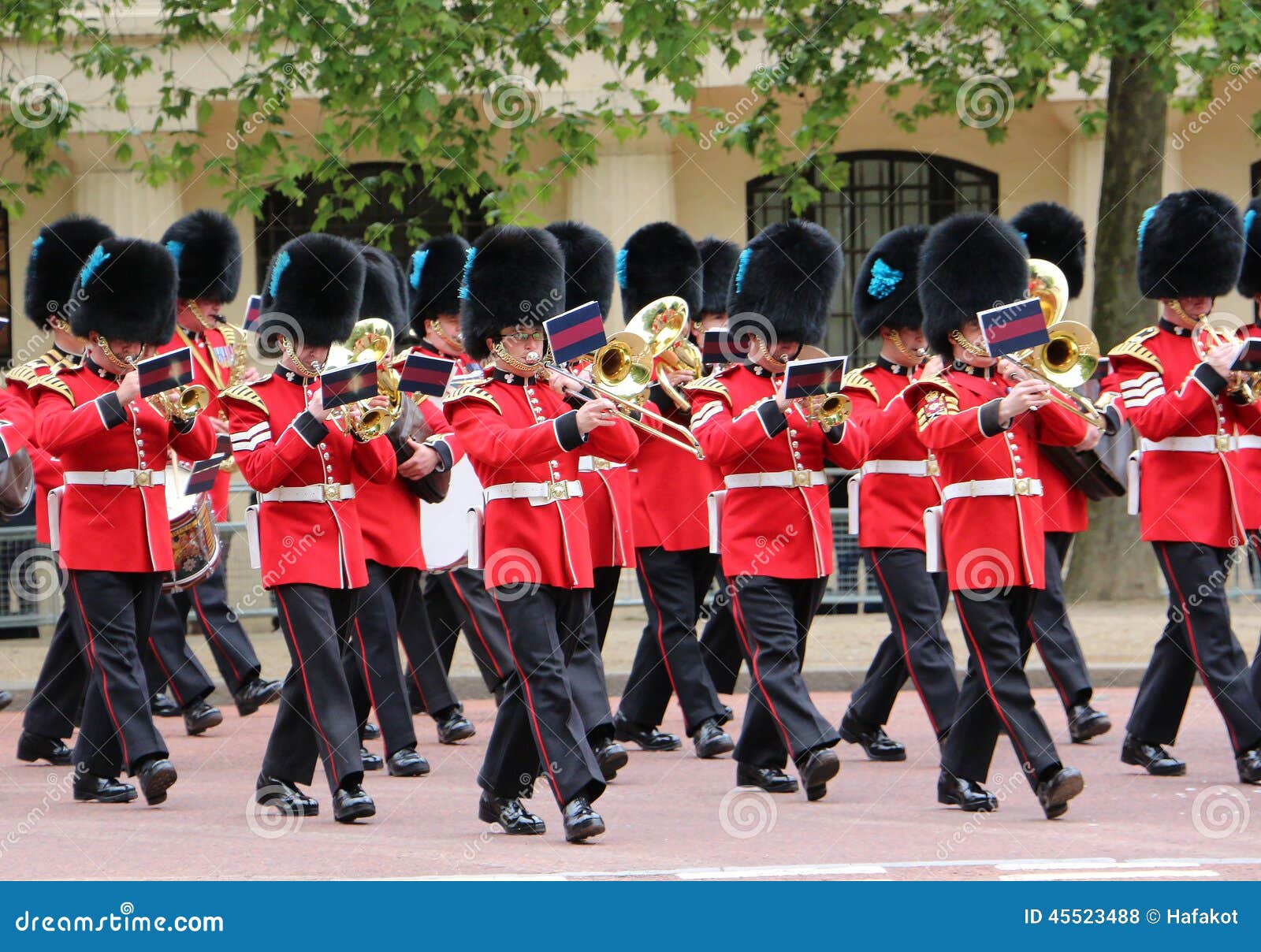 310 British Queen Guards Marching Band Stock Photos - Free & Royalty ...