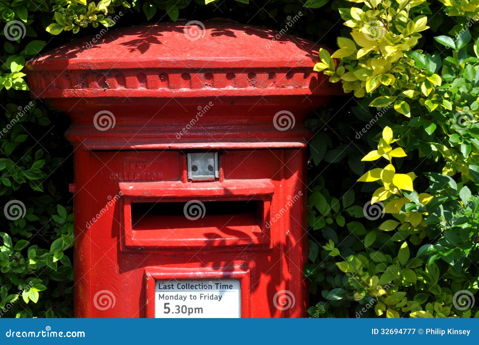 British Red Post Box stock image. Image of mailman, footpath - 32694777
