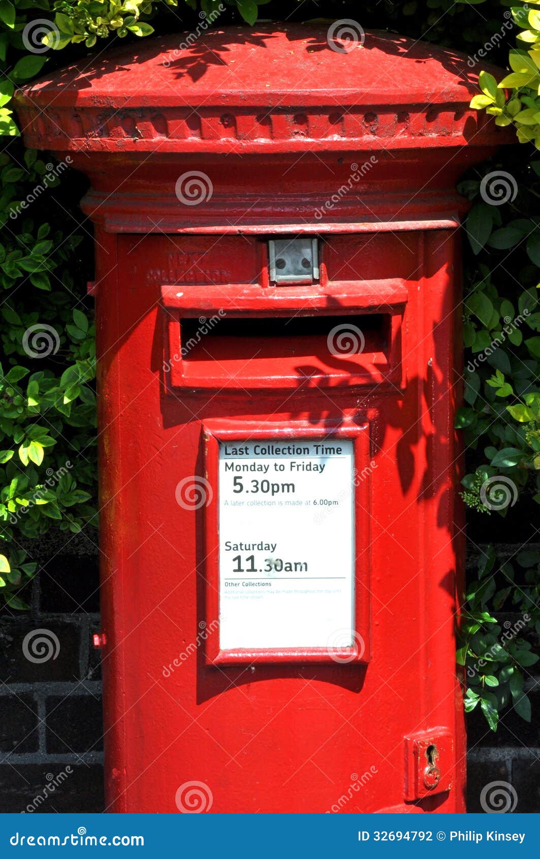 British Red Post Box stock photo. Image of send, postal - 32694792