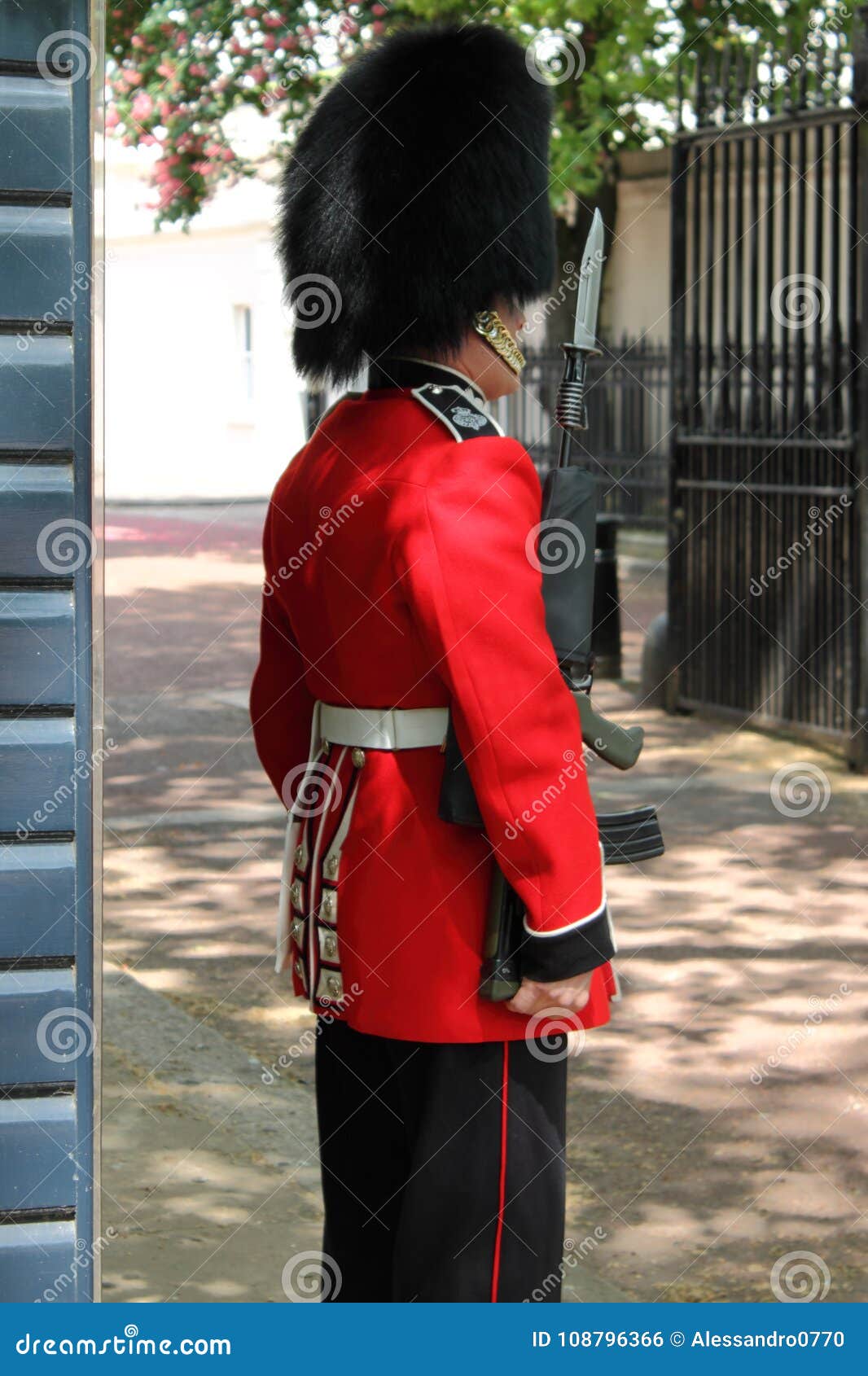 British Royal Guard in London Editorial Photo - Image of britain ...