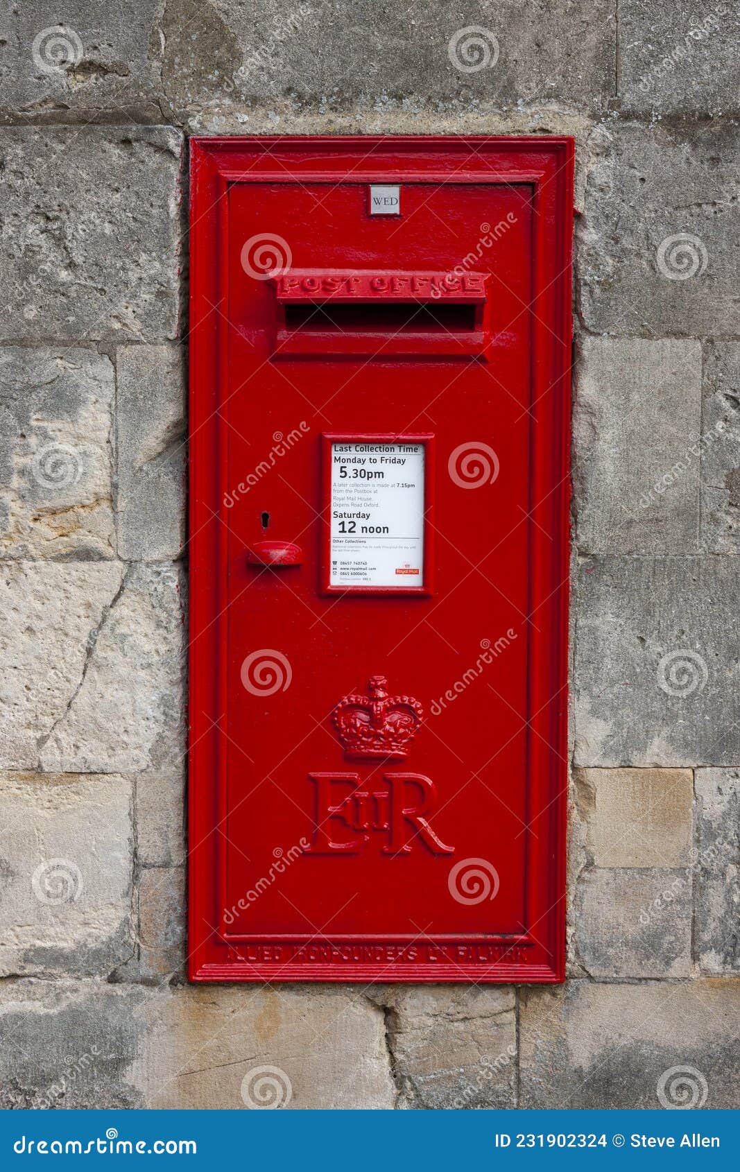 British Royal Mail postbox editorial stock image. Image of united ...