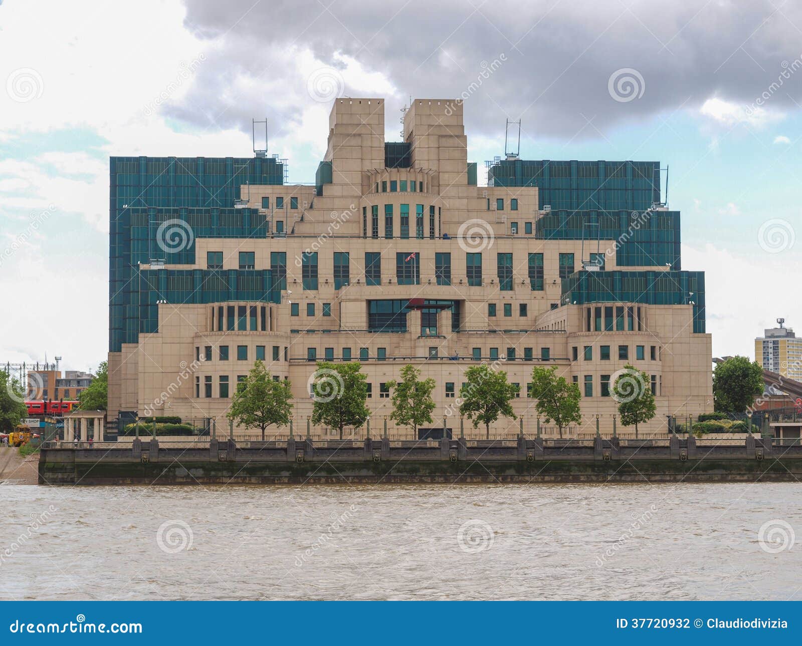 British Secret Service Buidling Stock Photo - Image of vauxhall ...