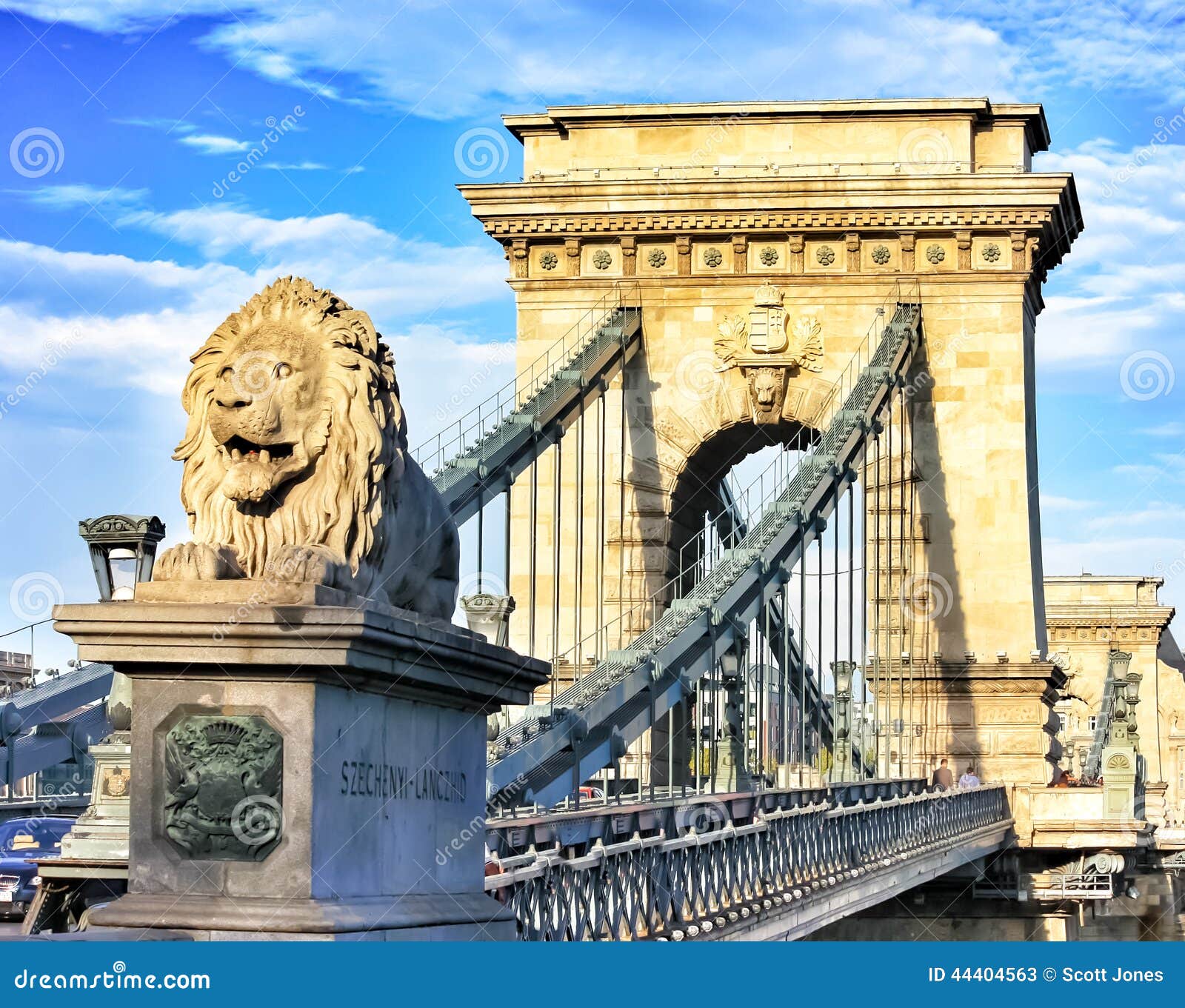 Bro budapest chain hungary fotografering för bildbyråer. Bild av ...