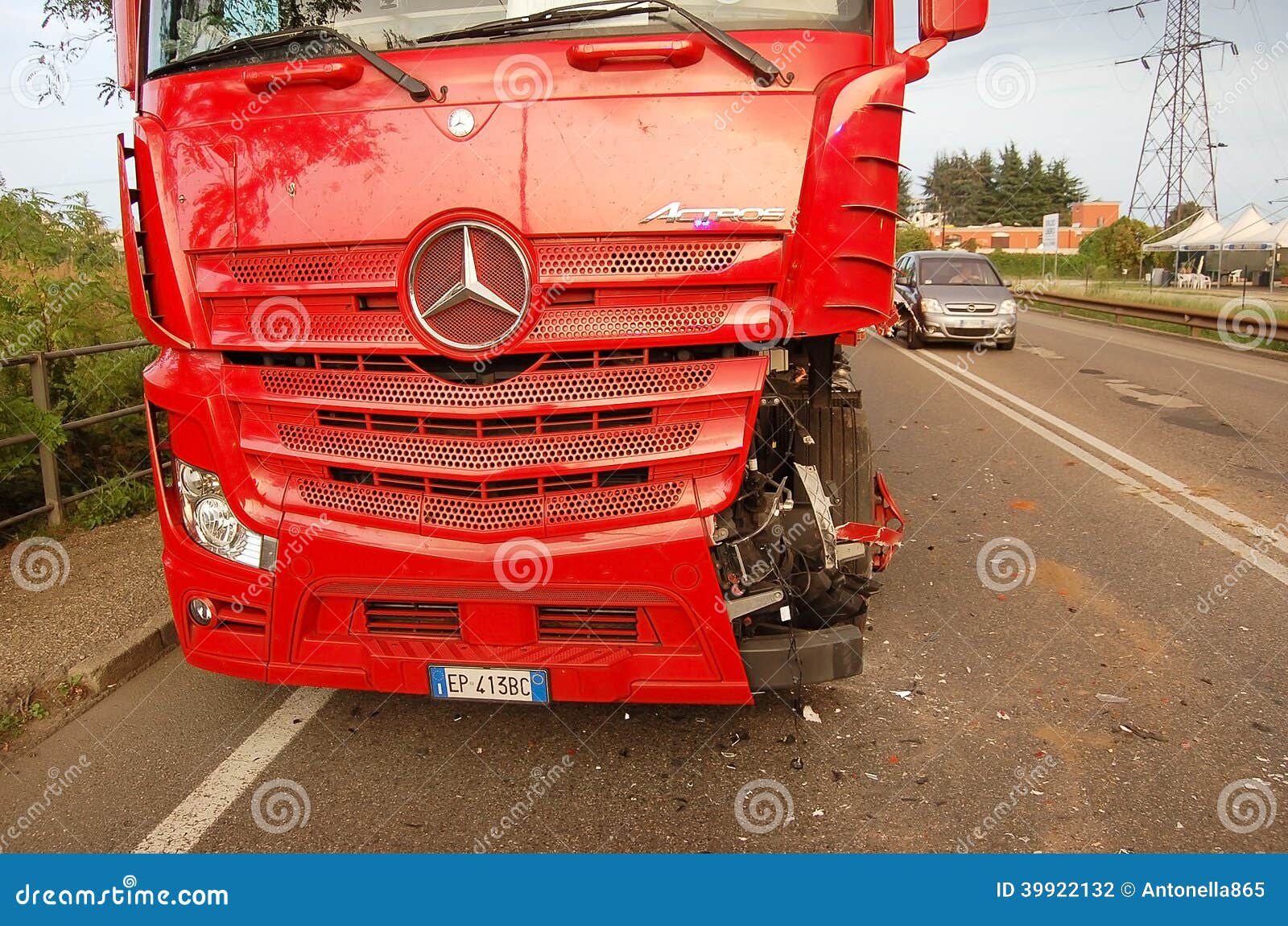 Broadside collision editorial photography. Image of drive - 39922132