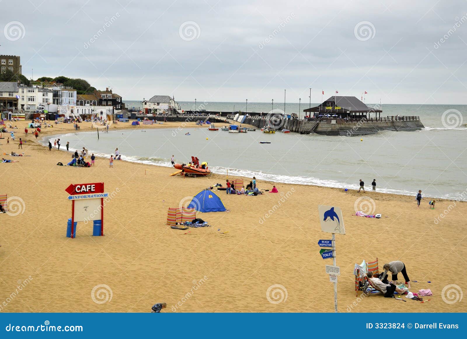 Broadstairs Beach stock photo. Image of sand, seaside - 3323824