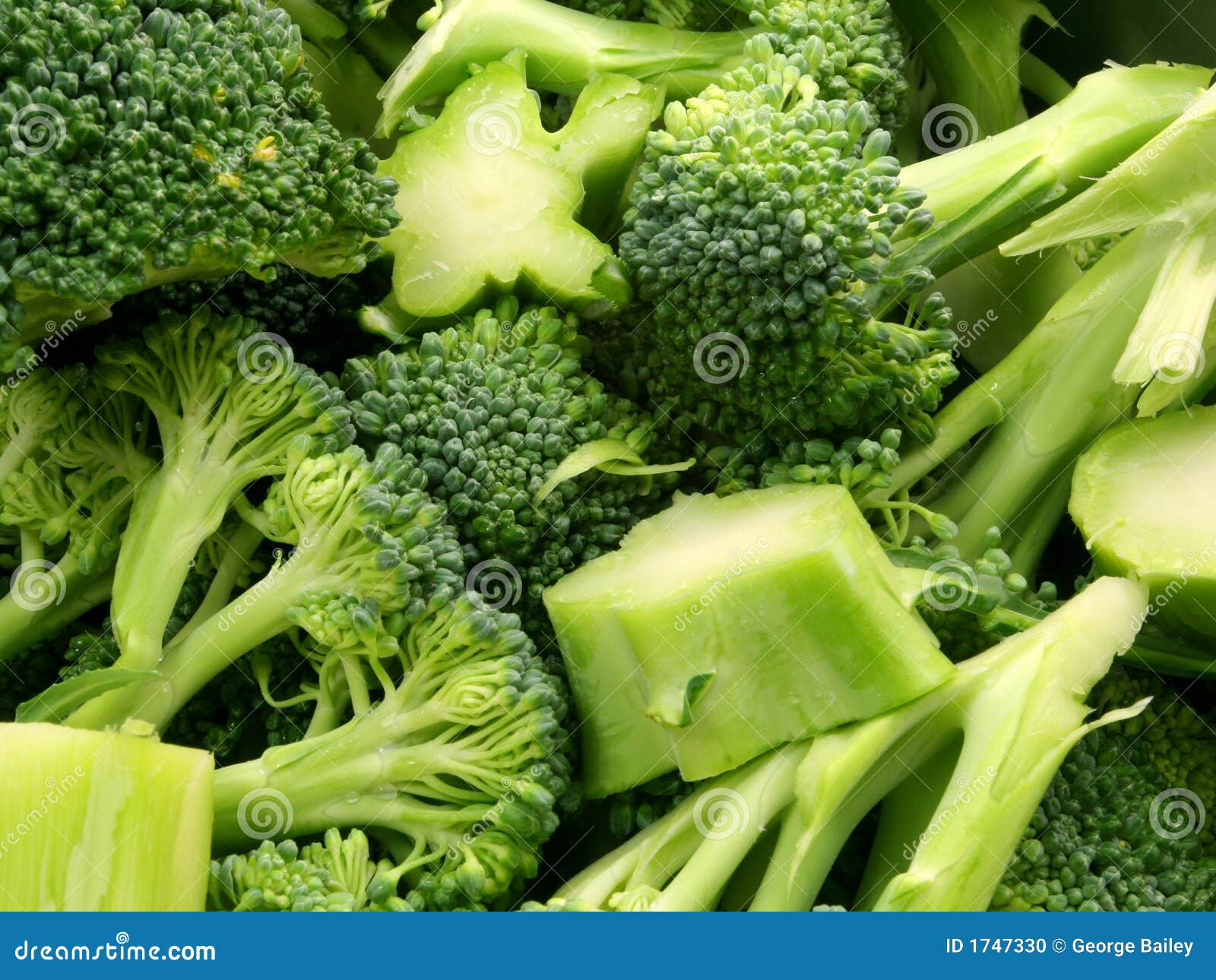 Broccoli coupé photo stock. Image of sain, produit, coupé - 1747330