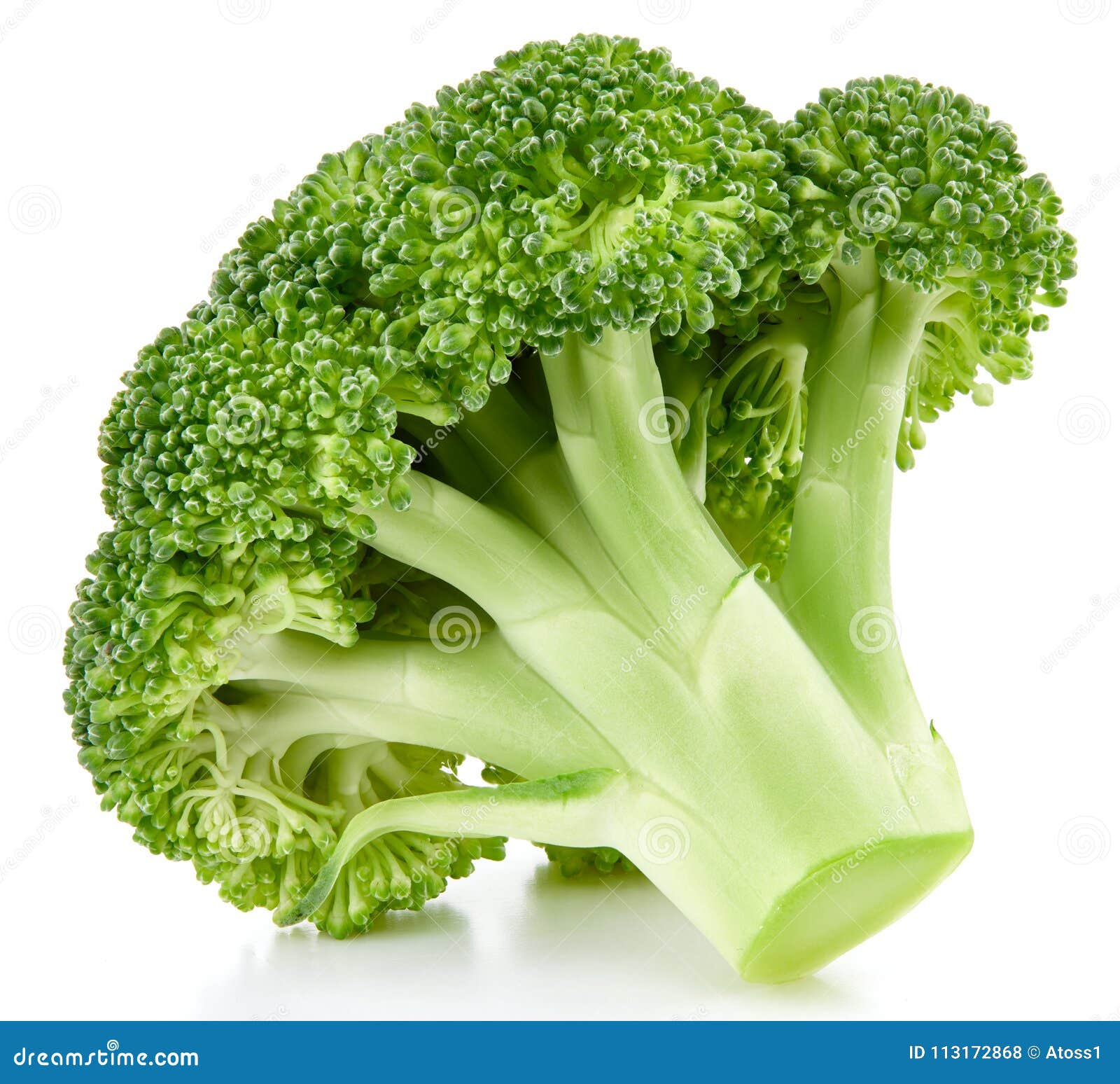 Broccoli crudi isolati fotografia stock. Immagine di fresco - 113172868