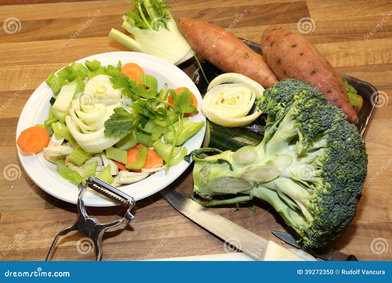 Broccoli and vegetables stock photo. Image of head, preparation - 39272350