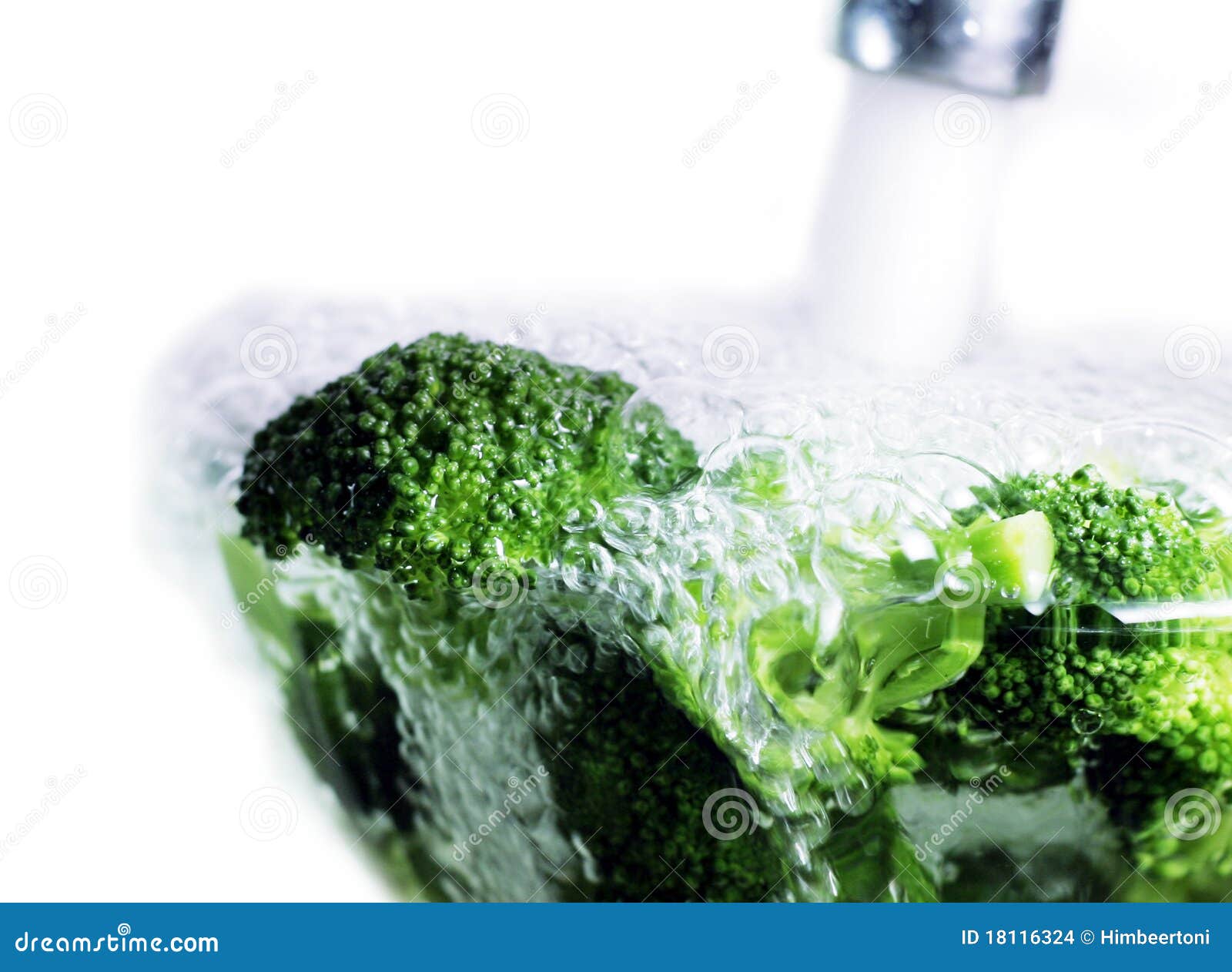 Broccoli in water stock photo. Image of broccoli, bowl - 18116324