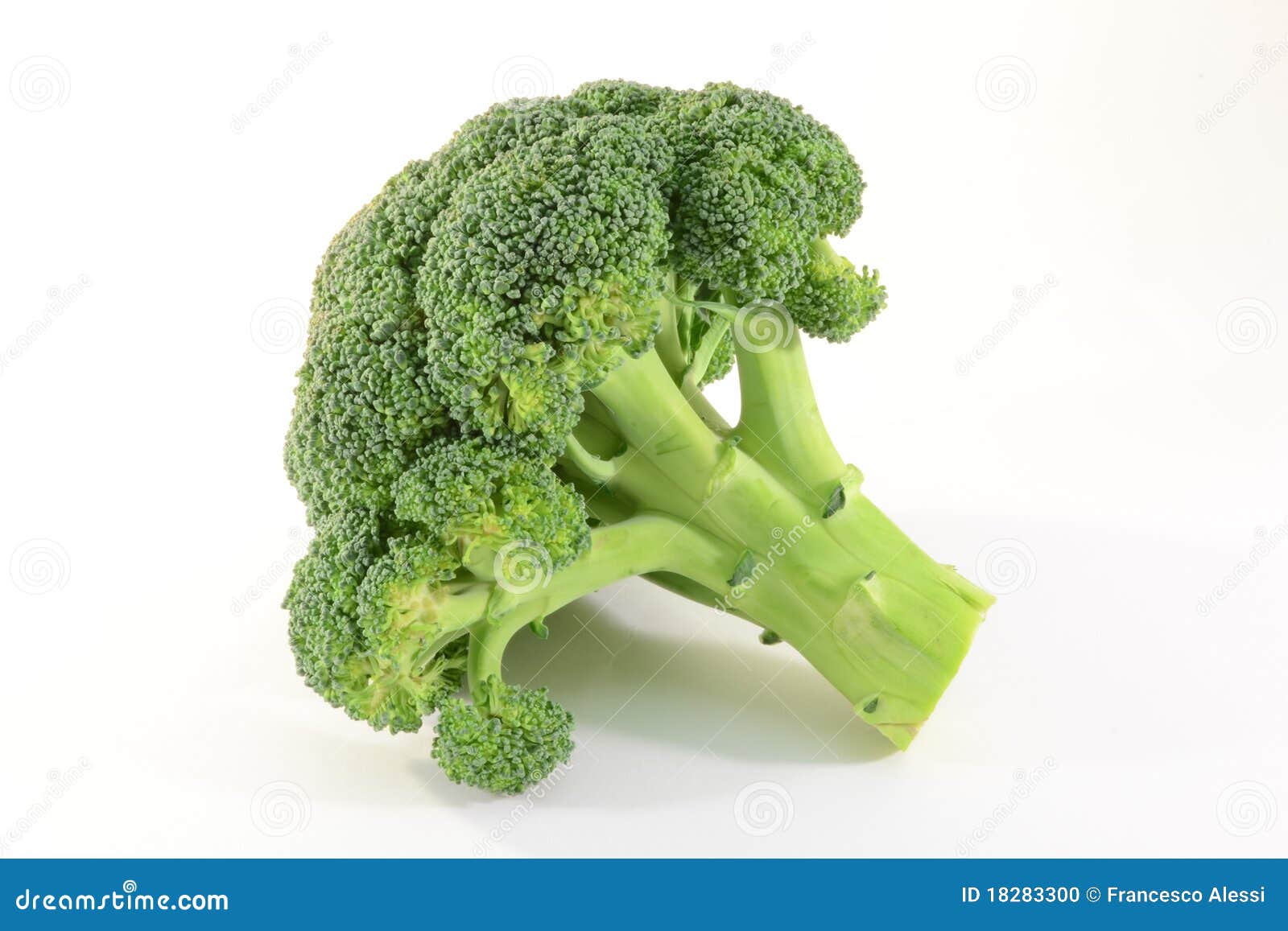 Broccolo fotografia stock. Immagine di verde, bianco - 18283300
